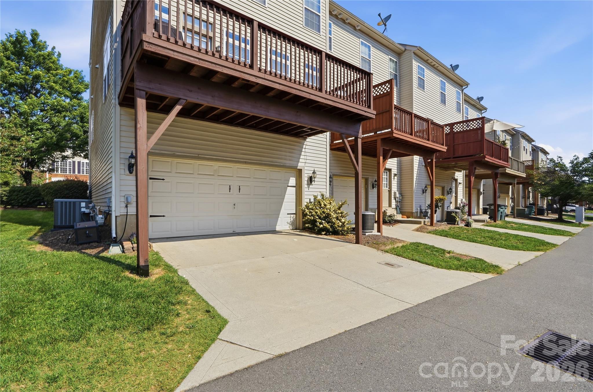 10005 Kings Parade Boulevard, Charlotte, NC - photo 38 of 46