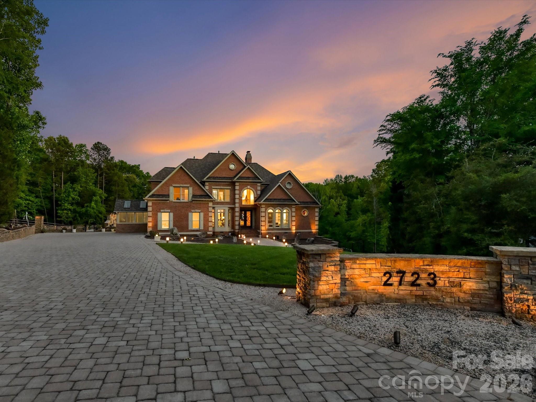 2723 Providence Pine Lane, Charlotte, NC