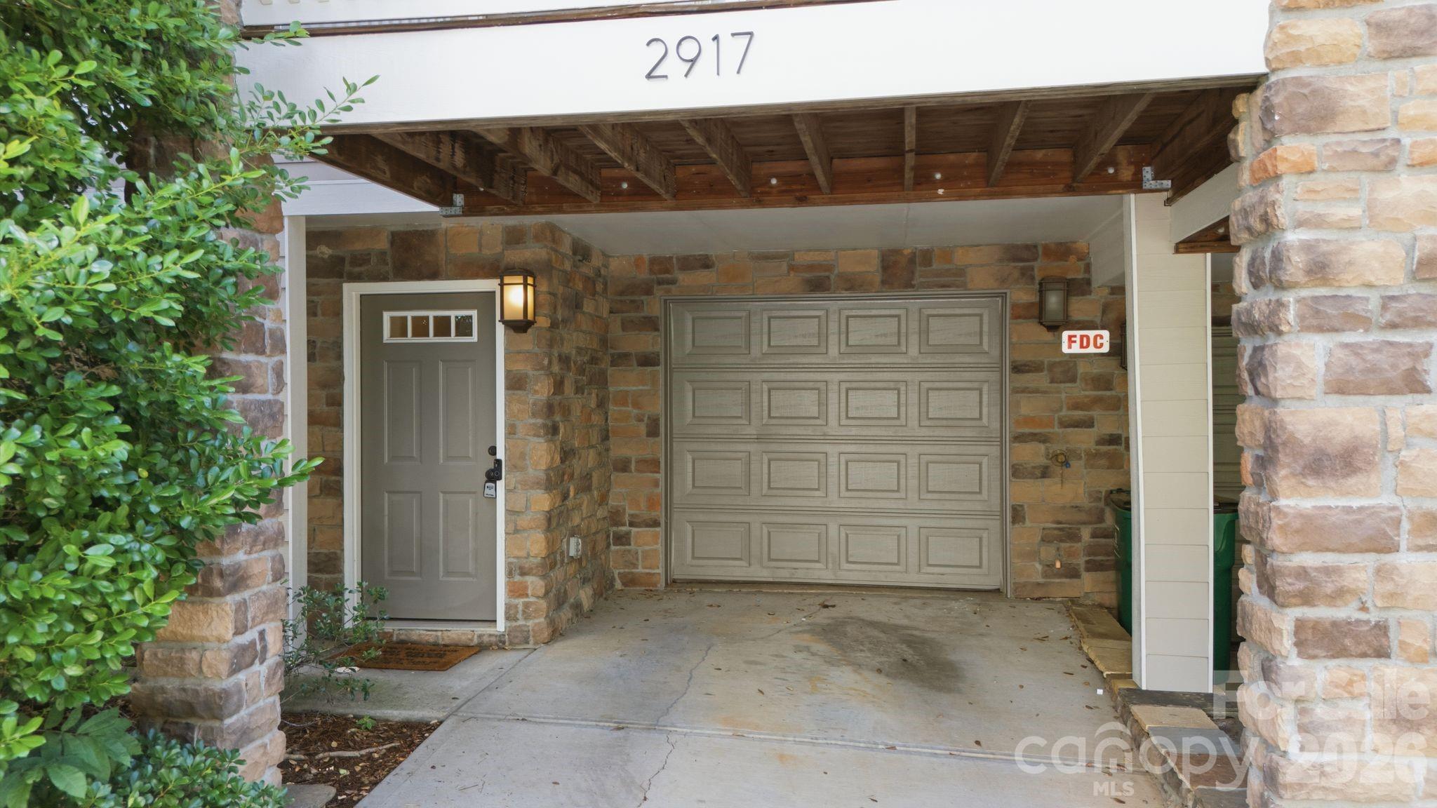 Photo 3 of 2917 Craftsman Lane, Charlotte, NC