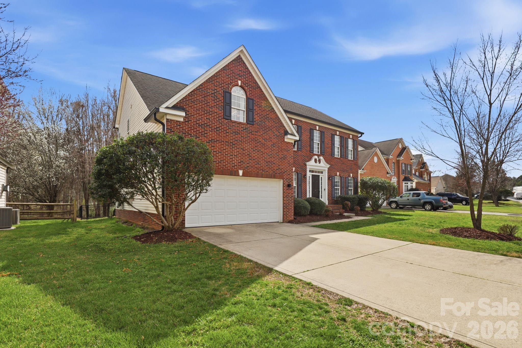 Photo 3 of 3909 Meadow Green Drive, Charlotte, NC