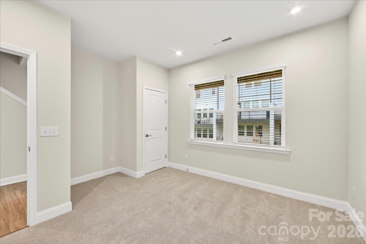 Photo 8 of 921 Archway Lane, Charlotte, NC