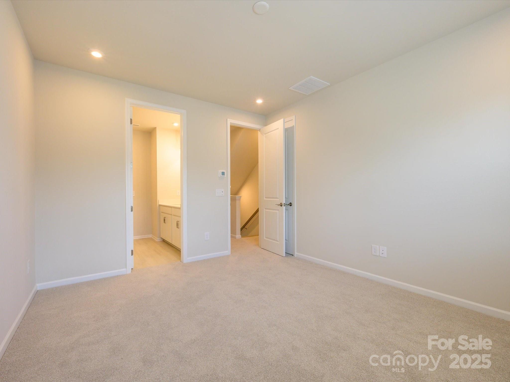 Photo 12 of 5640 Kingspan Drive, Charlotte, NC