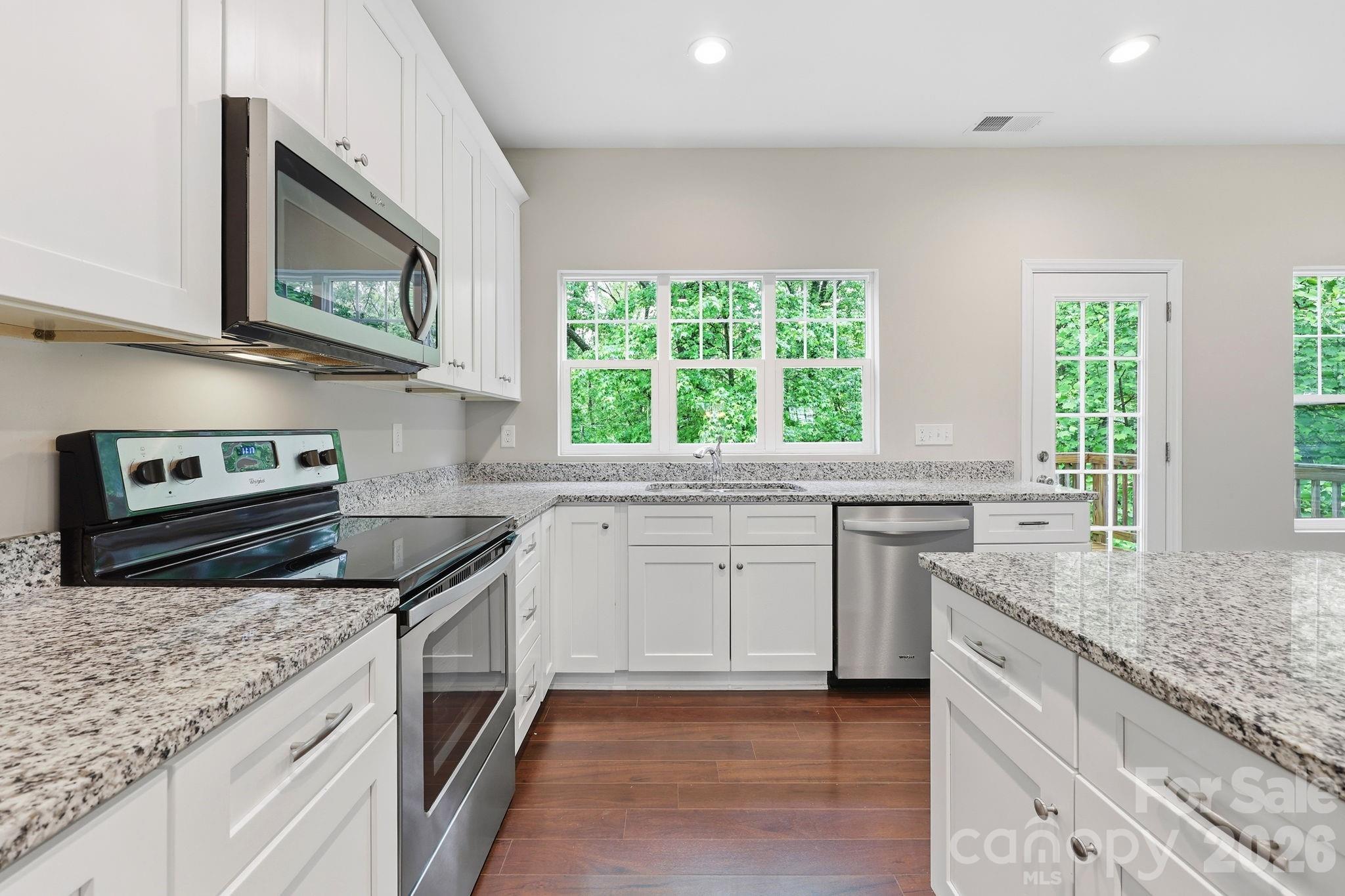 8207 Dumphries Drive, Huntersville, NC - photo 15 of 49