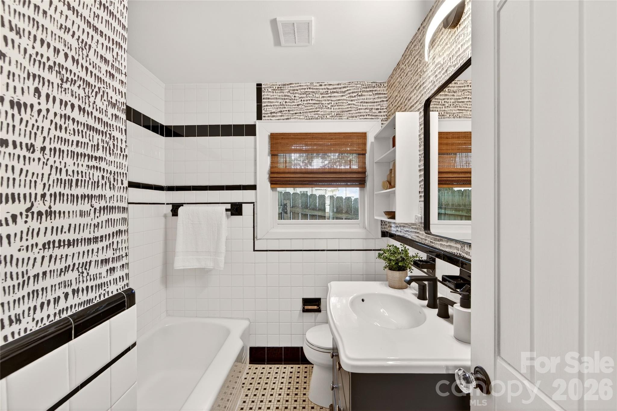 Photo 38 of 1825 Cumberland Avenue, Charlotte, NC