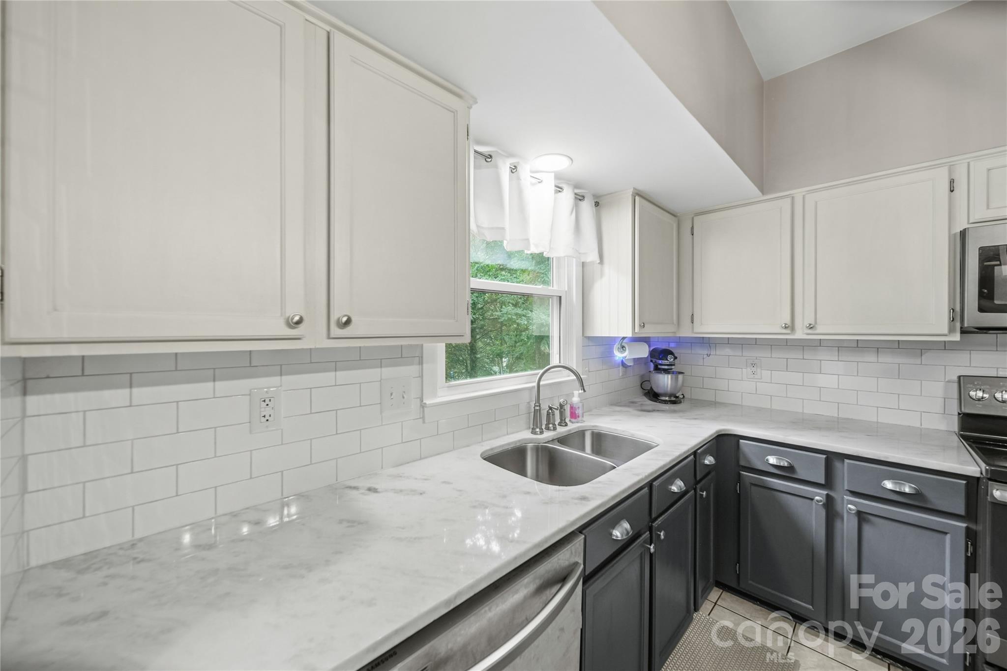 Home for sale at 9924 Raddington Lane, Charlotte, NC — photo 13 of 43