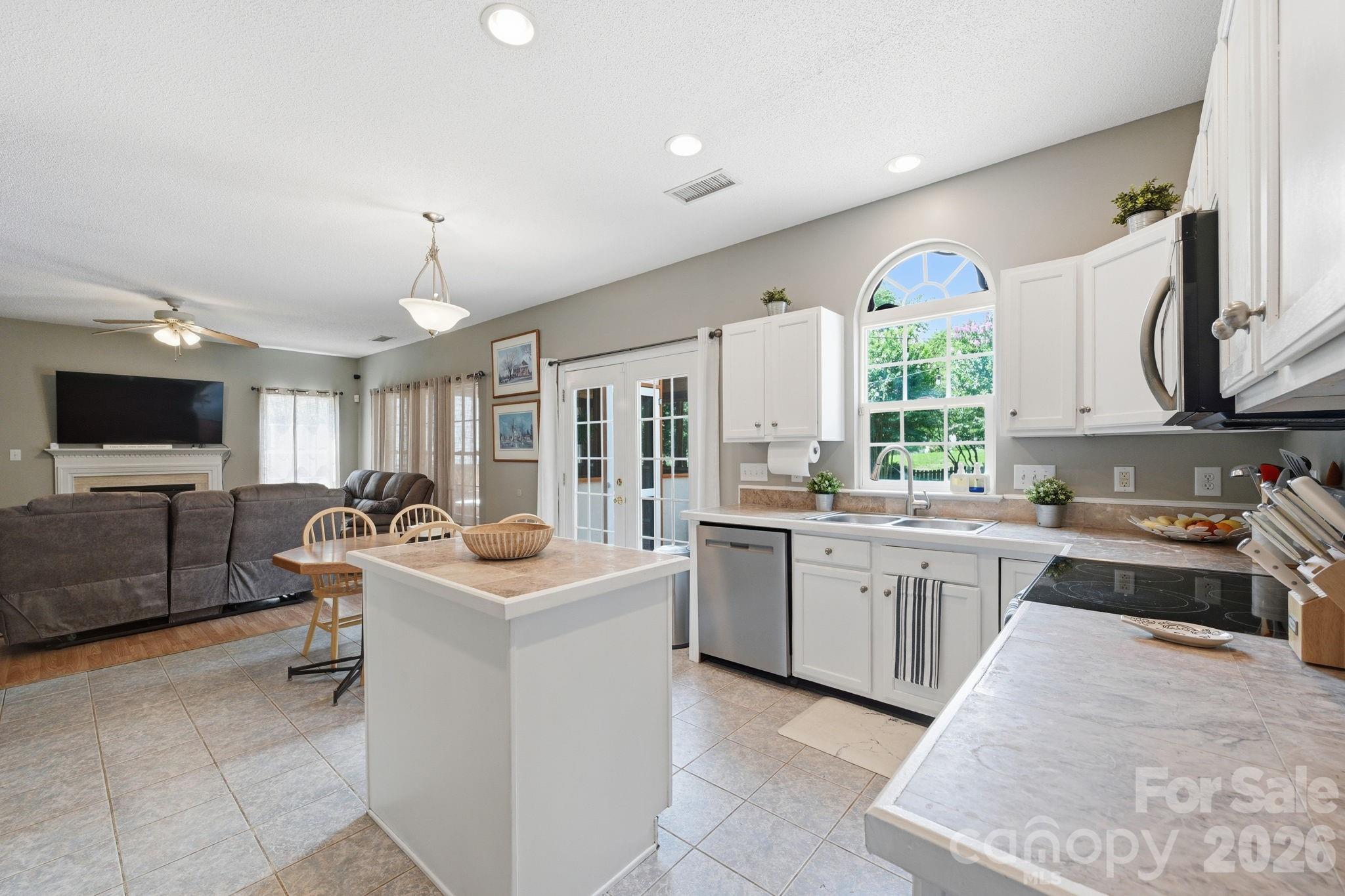 Photo 12 of 8918 Magennis Grove Court, Charlotte, NC