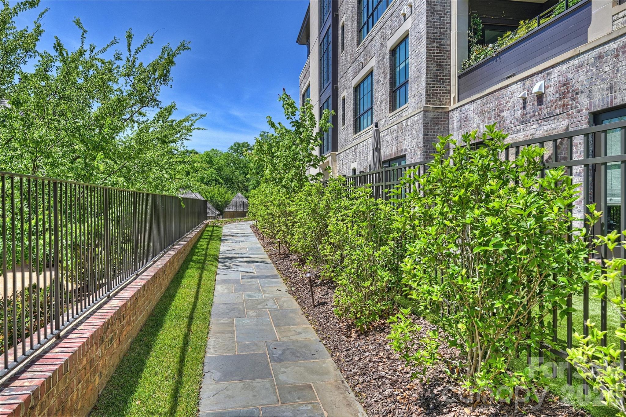 Photo 4 of 1170 Queens Road, Charlotte, NC