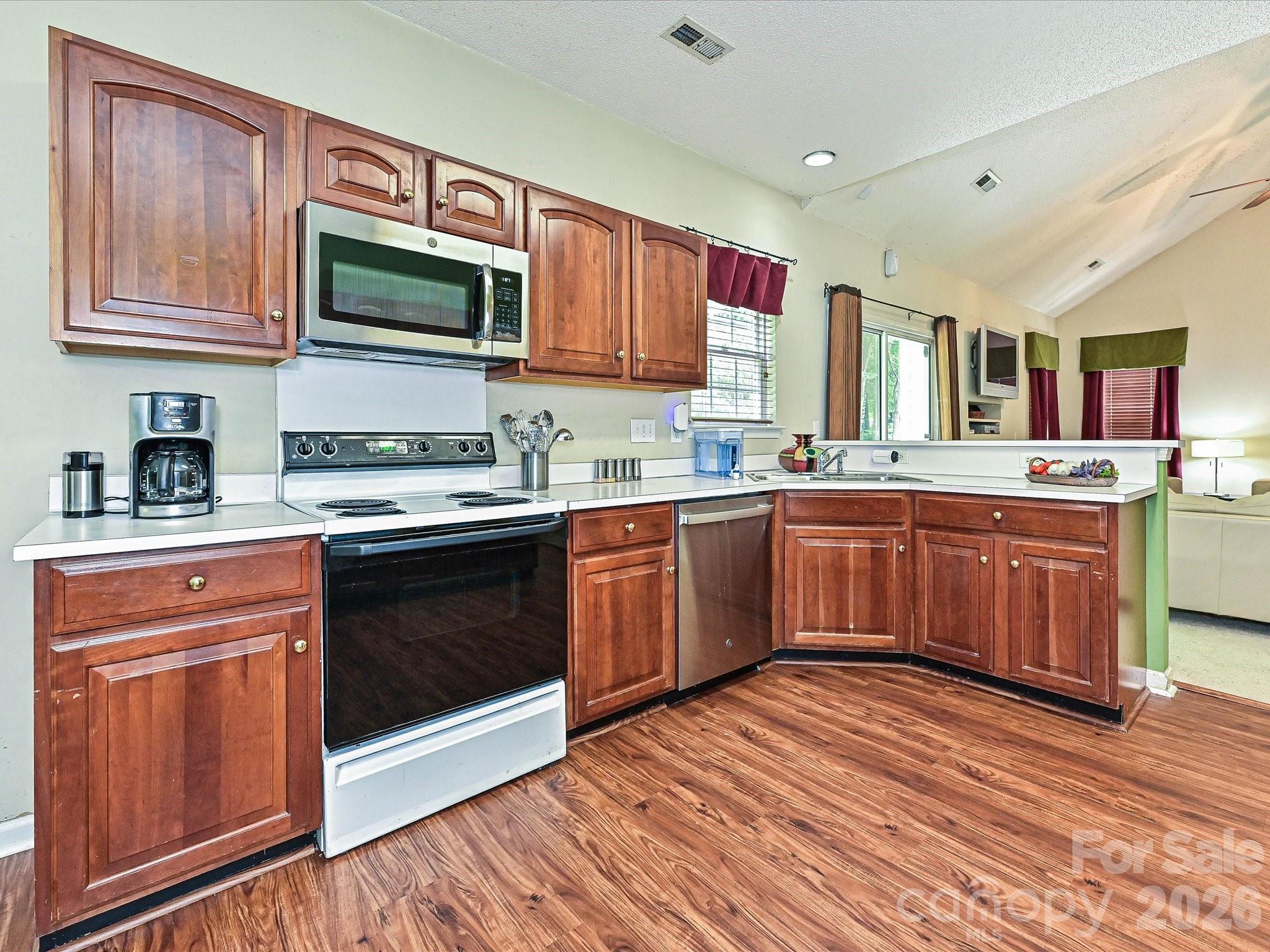 Home for sale at 6719 Reedy Creek Road, Charlotte, NC — photo 9 of 36