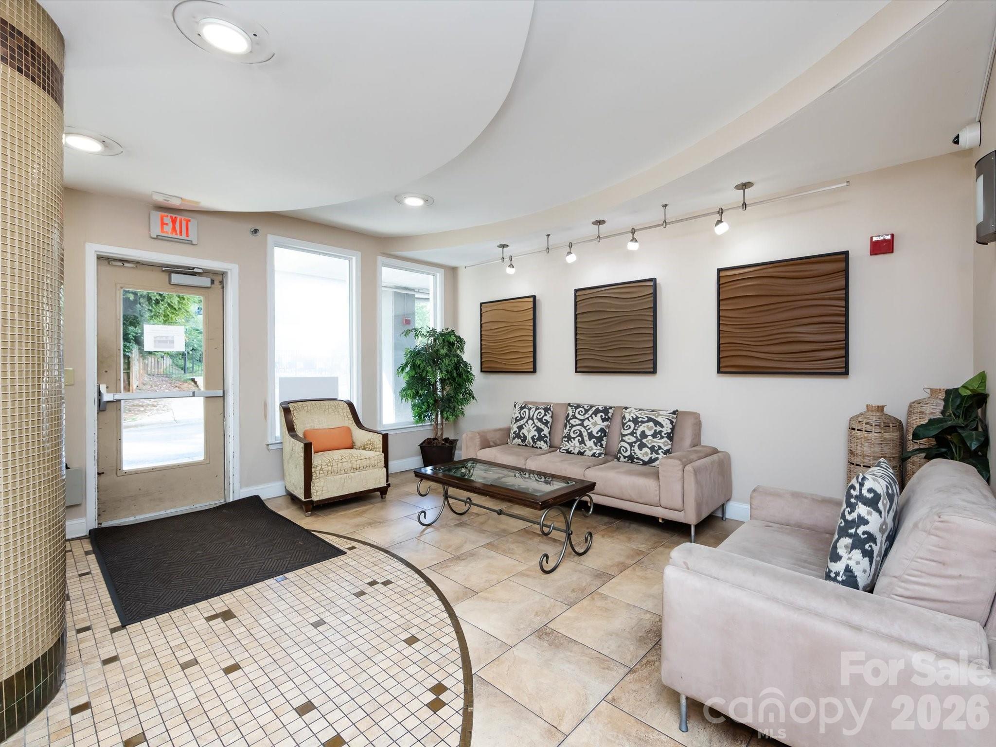 Photo 30 of 1000 E Woodlawn Road113, Charlotte, NC