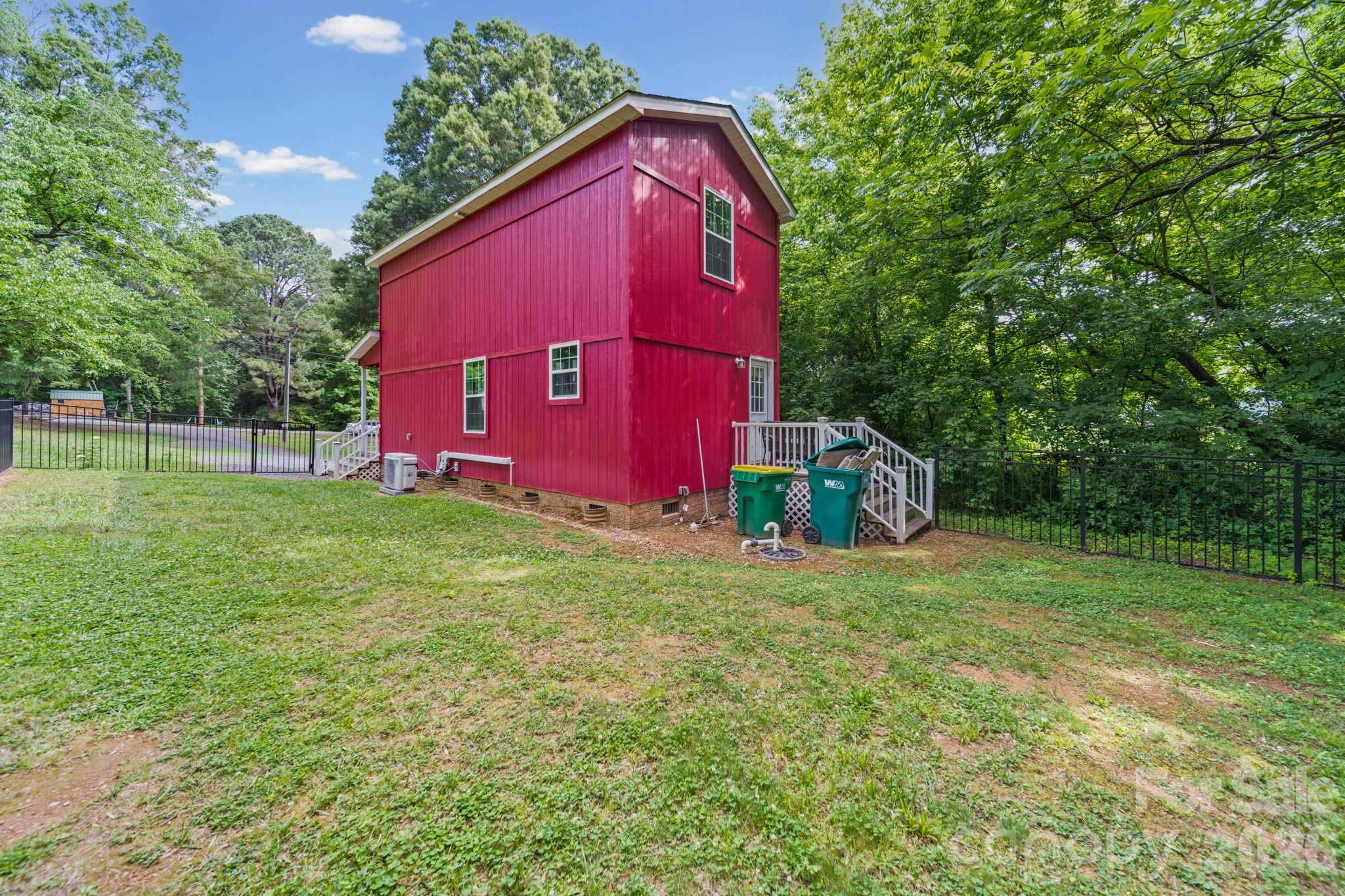 Home for sale at 308 E 10th Street, Oakboro, NC — photo 8 of 32