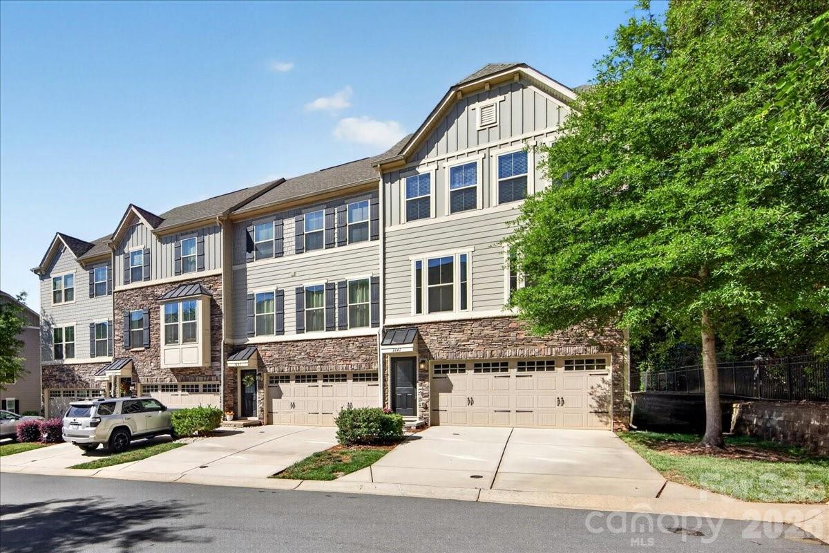 Photo 2 of 1641 Bark Branch Lane, Charlotte, NC