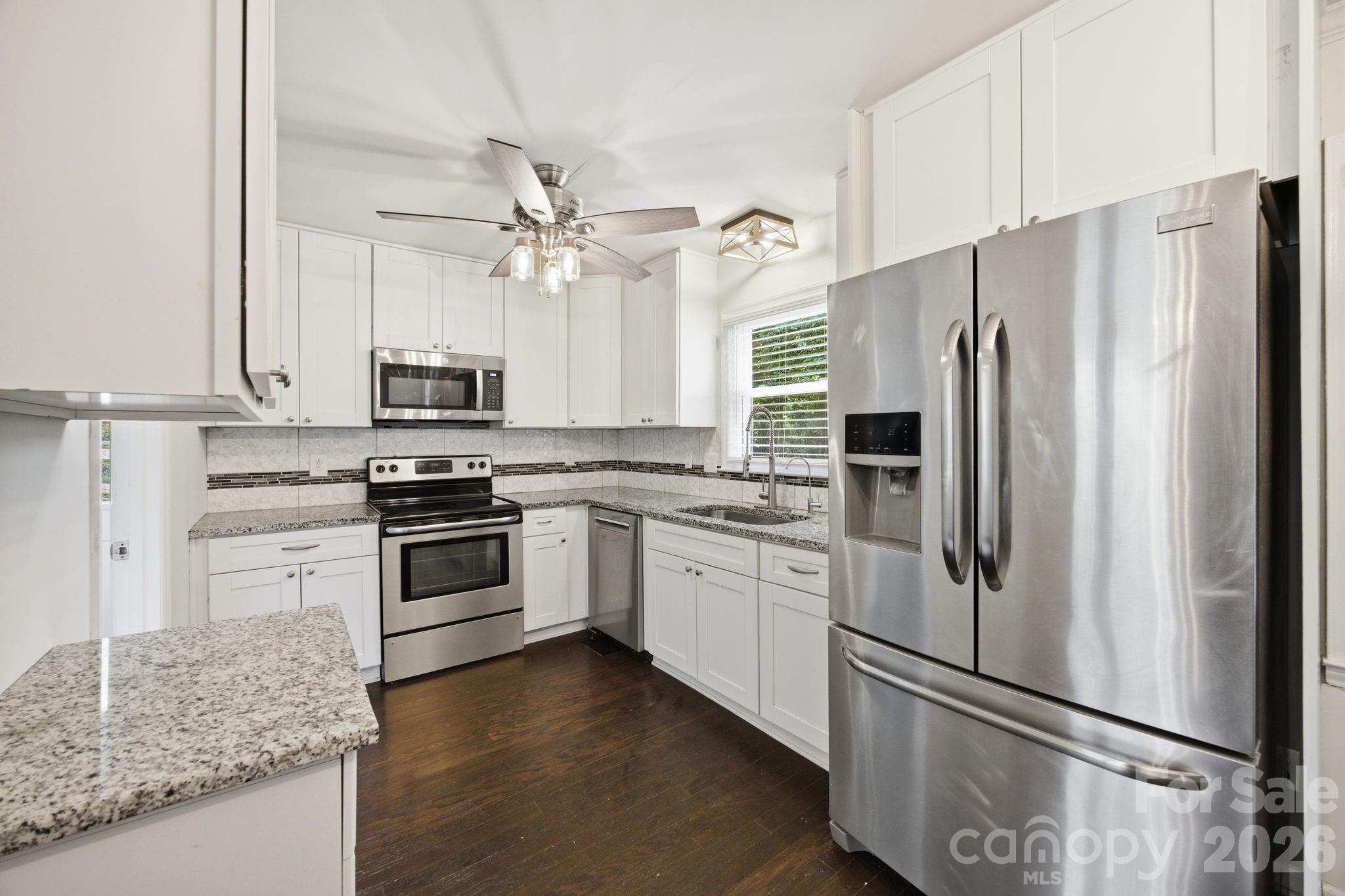 6727 Glenmoor Drive, Charlotte, NC - photo 10 of 32