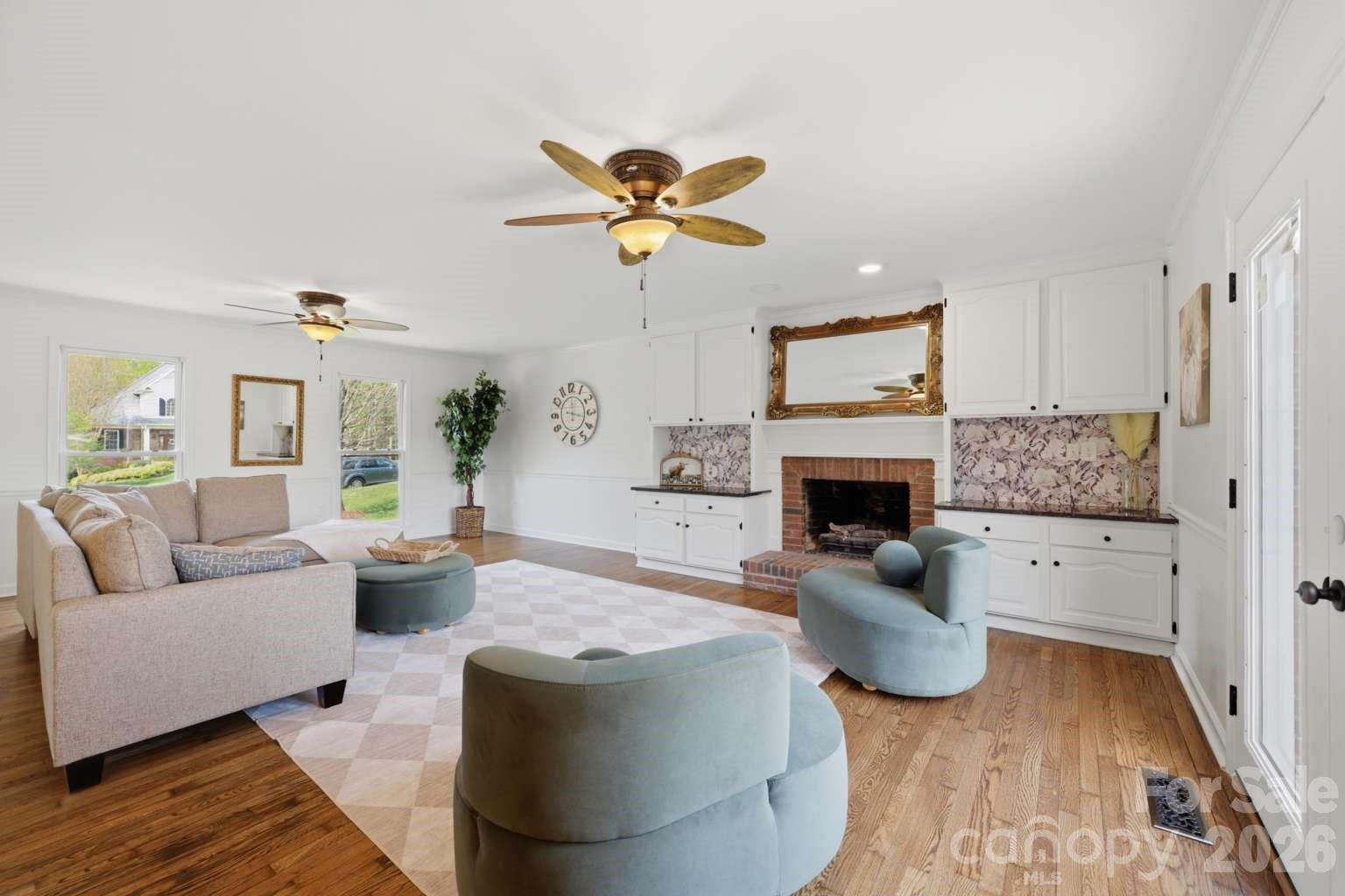 3811 Pinecrest Drive NE, Hickory, NC - photo 13 of 36