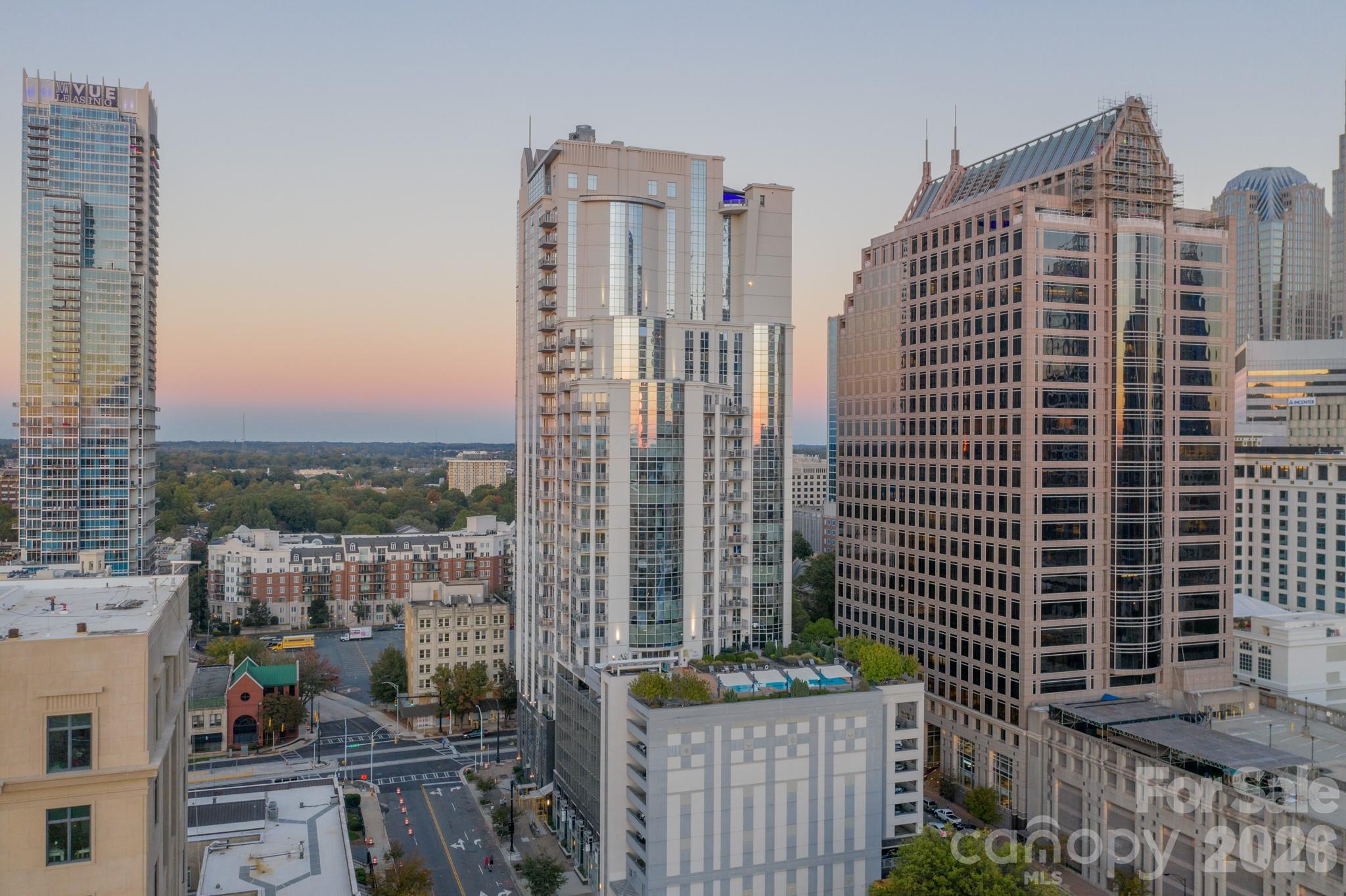 Home for sale at 333 W Trade Street1200, Charlotte, NC — photo 1 of 42
