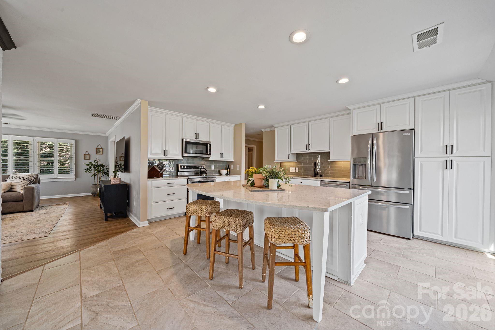 22 Honeysuckle Lane, Lake Wylie, SC - photo 17 of 48