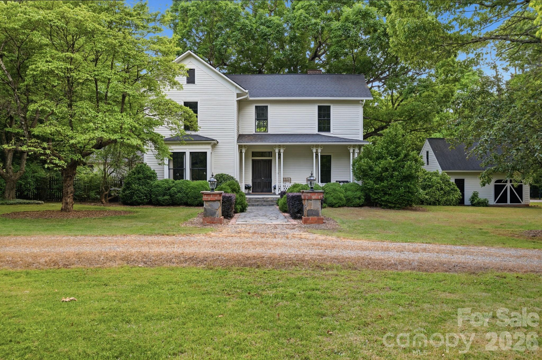 Photo 3 of 10915 Beatties Ford Road, Huntersville, NC