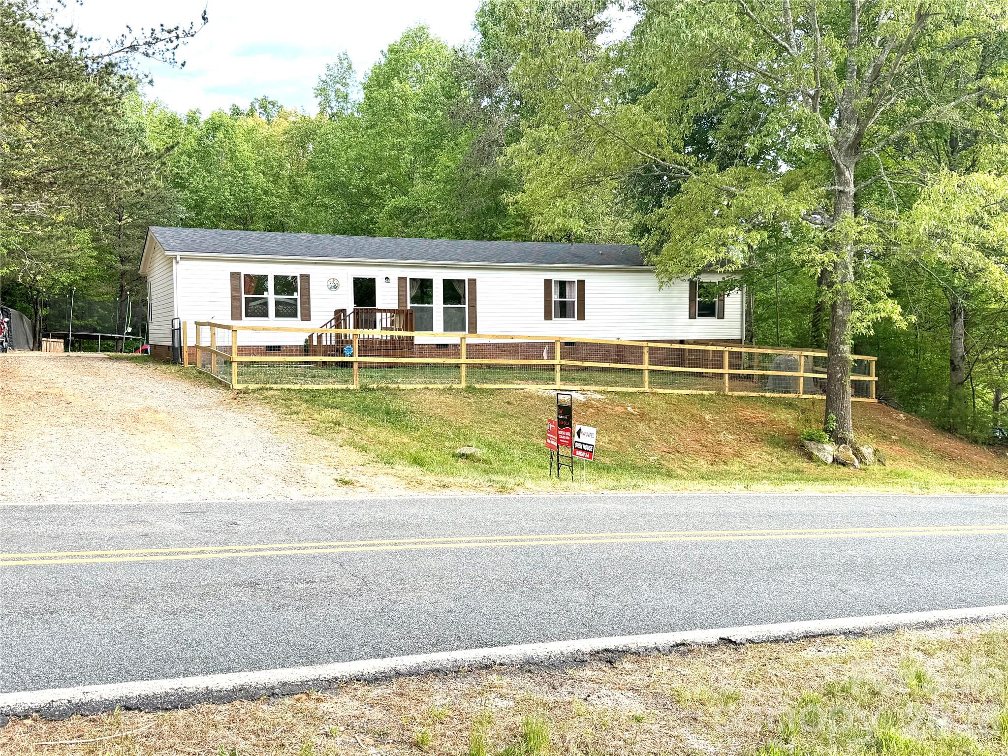 929 Brookhaven Road, Statesville, NC