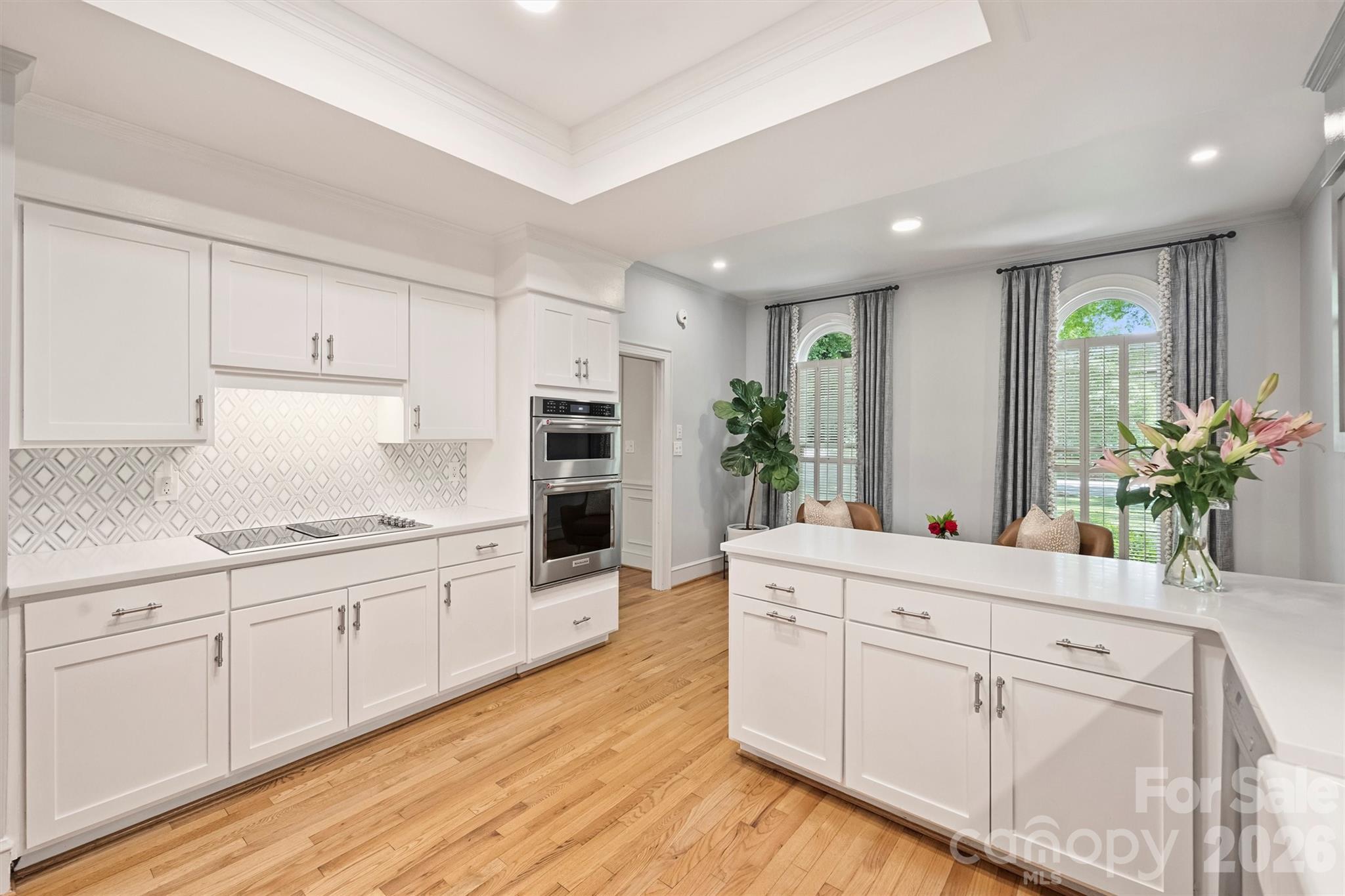 Photo 14 of 2320 Selwyn Avenue, Charlotte, NC