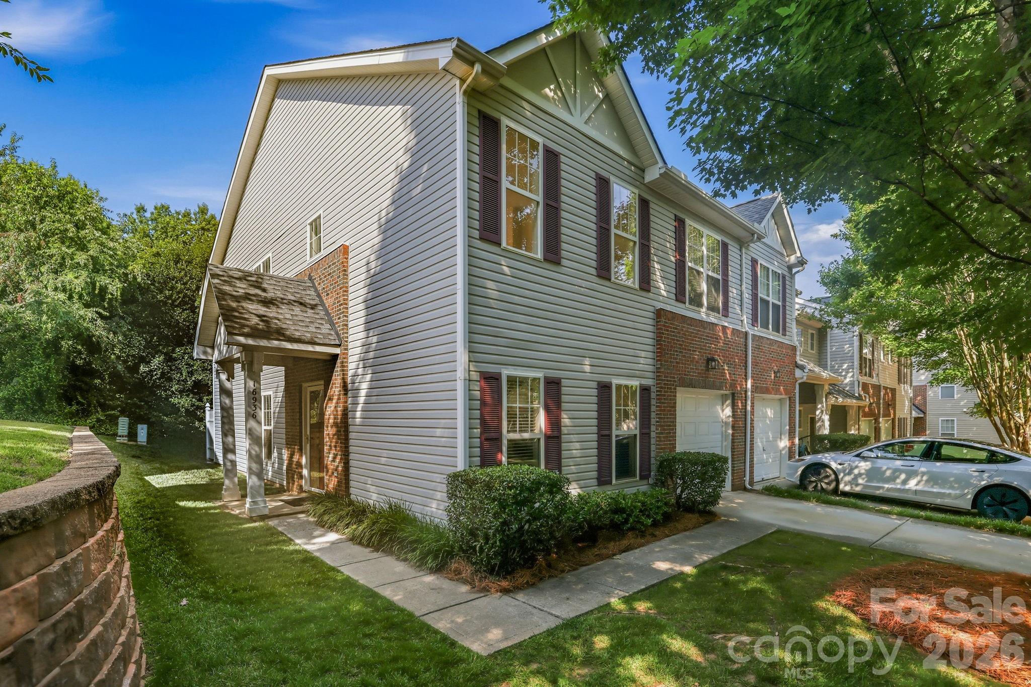 Home for sale at 16936 Commons Creek Drive, Charlotte, NC — photo 1 of 16