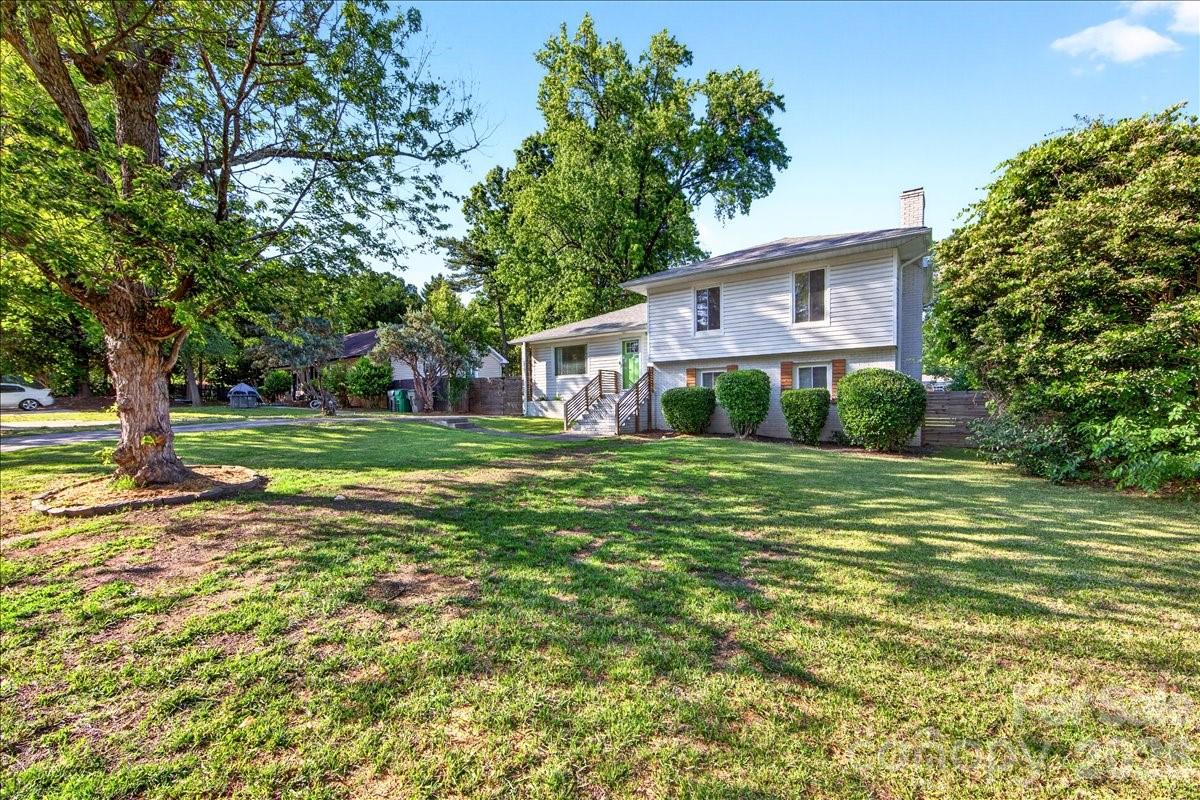 5907 Bluebonnet Road, Charlotte, NC - photo 2 of 38