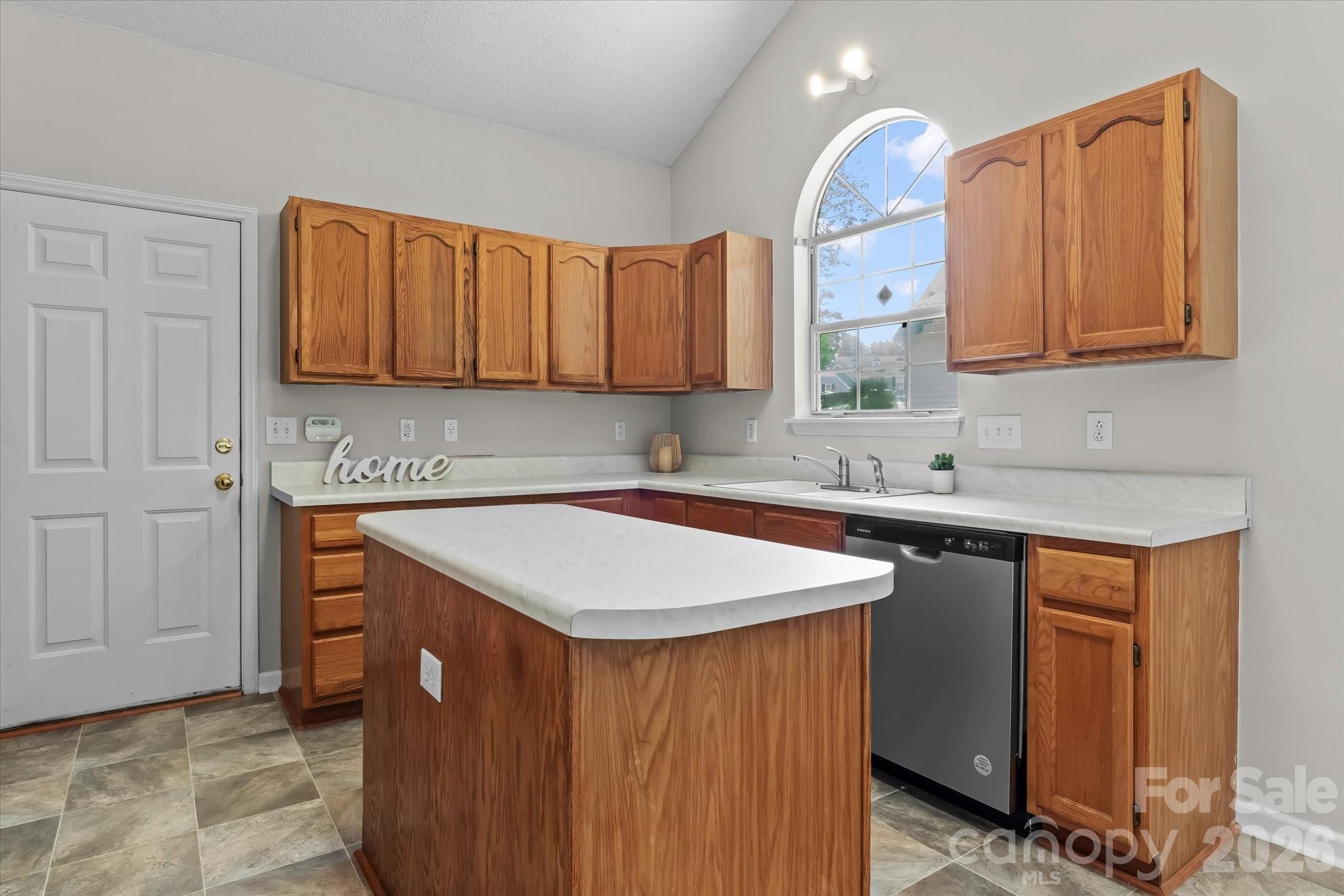 Photo 11 of 11823 Harris Ridge Drive, Charlotte, NC
