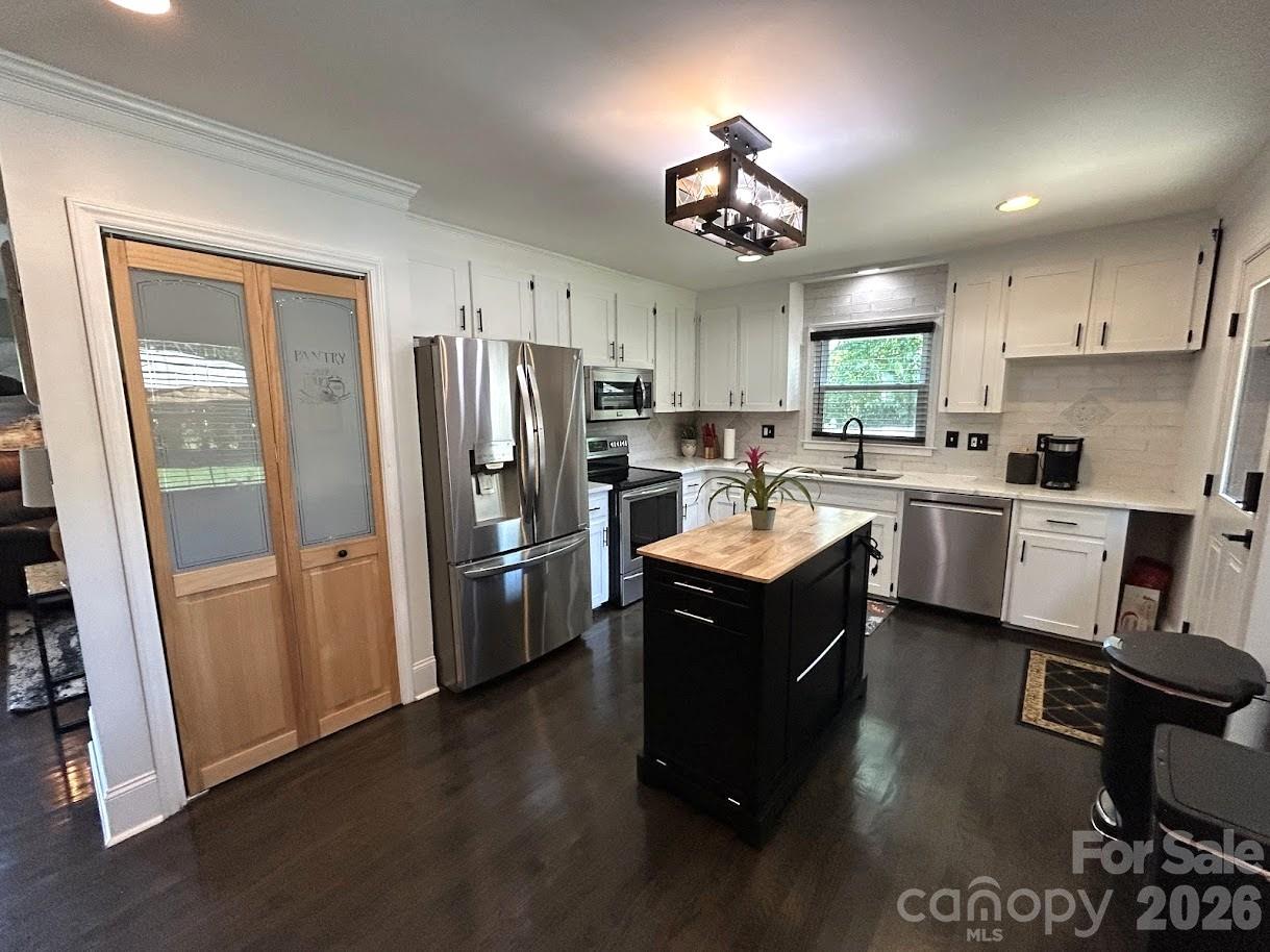 Photo 10 of 7113 Sterncrest Place, Charlotte, NC