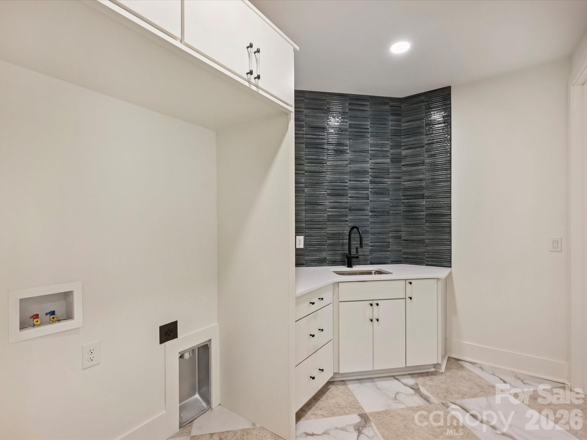 Photo 35 of 923 Laurel Creek Lane, Charlotte, NC