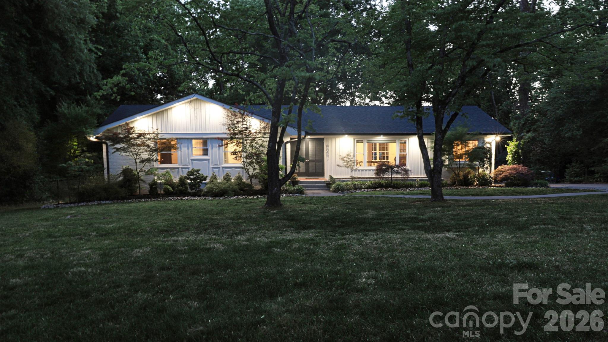 Photo 4 of 4640 Town And Country Drive, Charlotte, NC