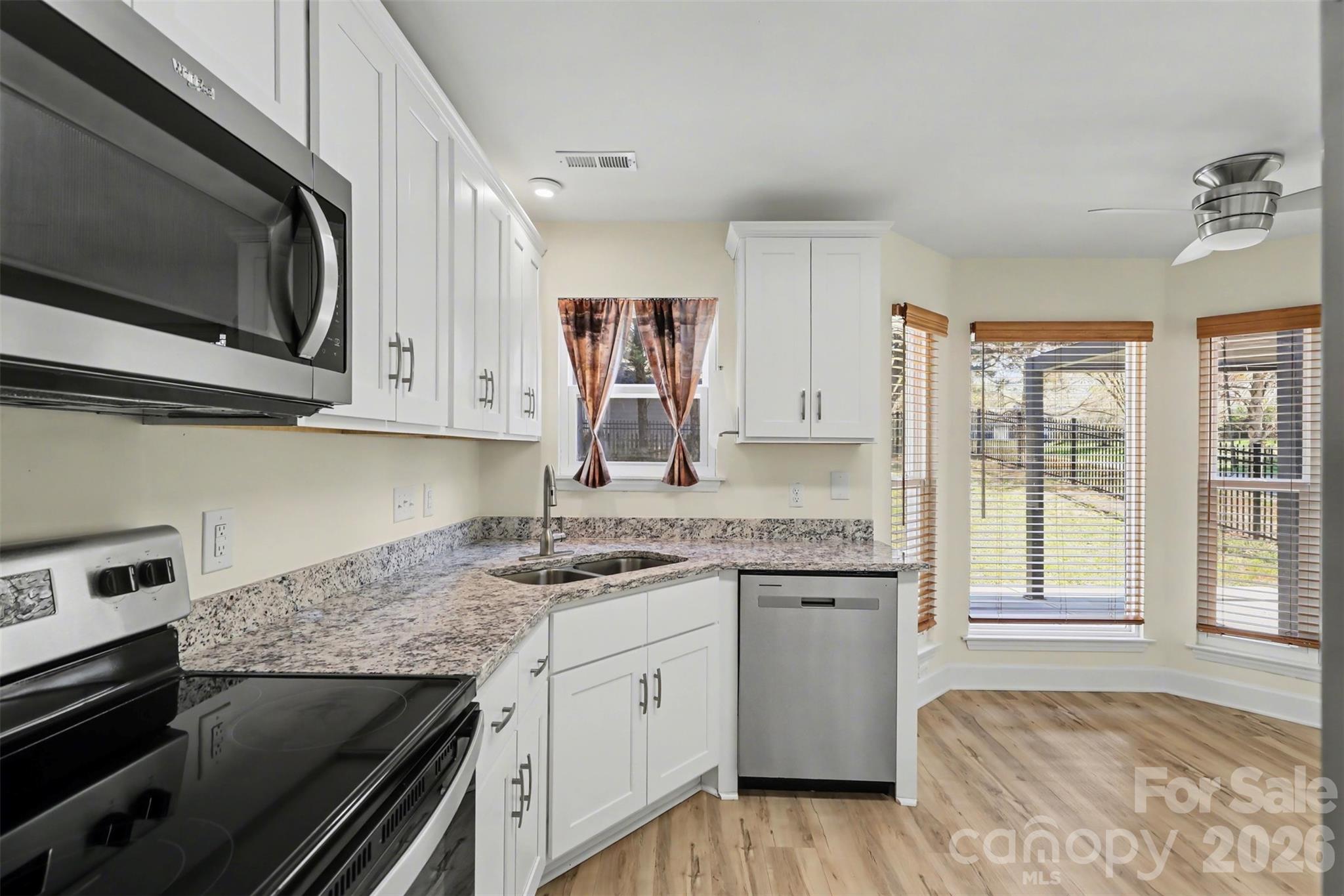 8500 Woodhill Manor Court, Charlotte, NC - photo 7 of 31