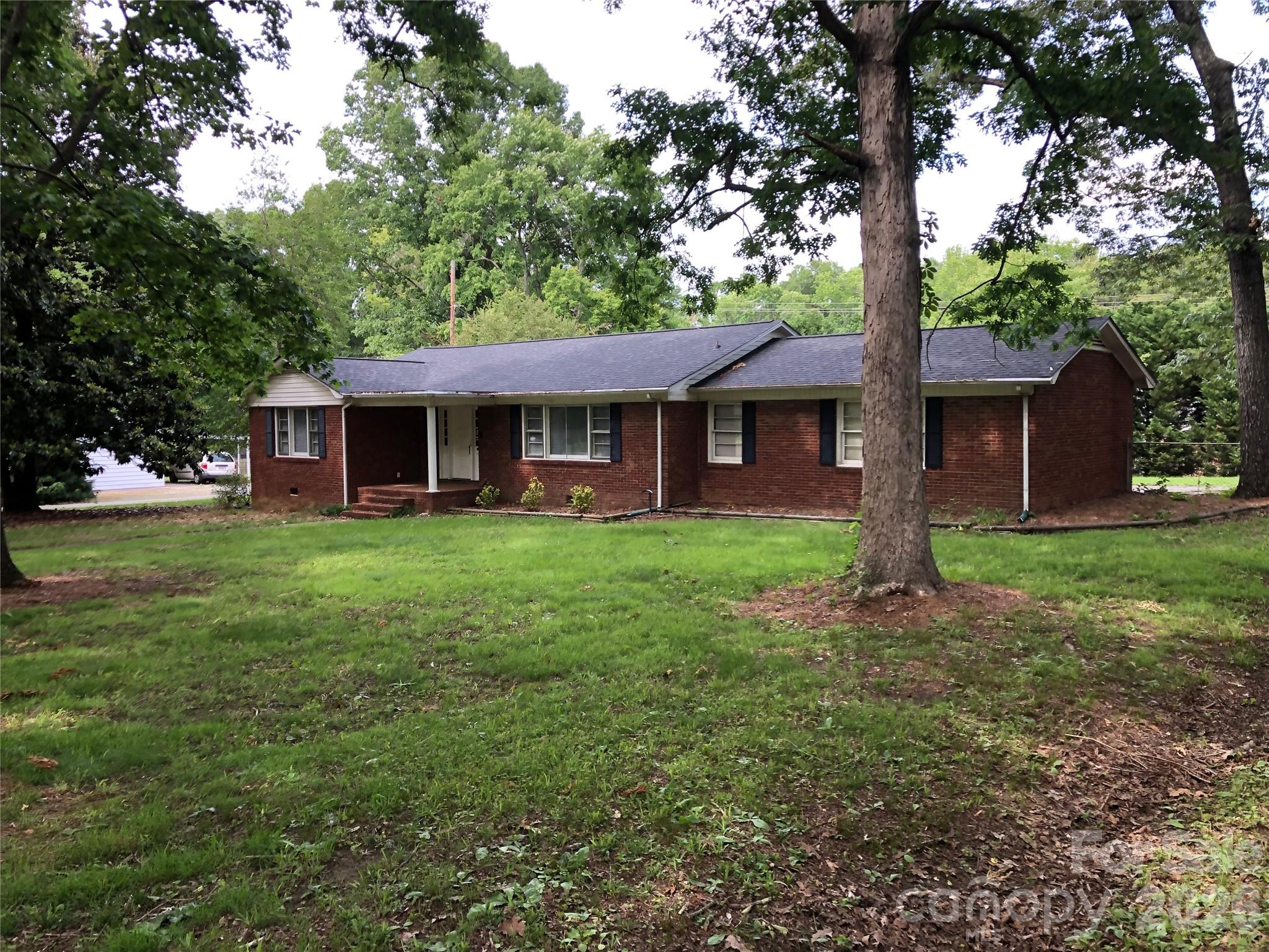 Photo 2 of 128 Woodlynn Drive, Charlotte, NC