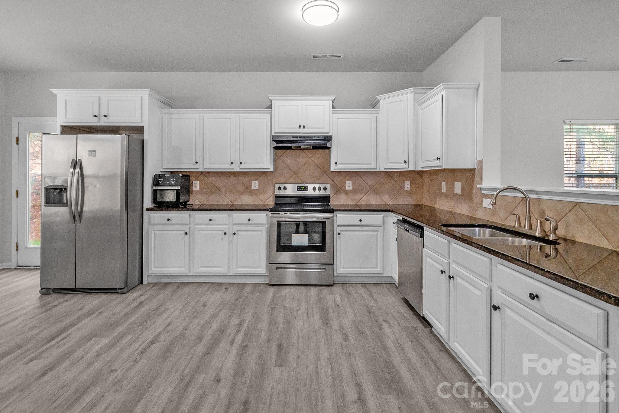 Photo 12 of 3308 Lemongrass Lane, Charlotte, NC