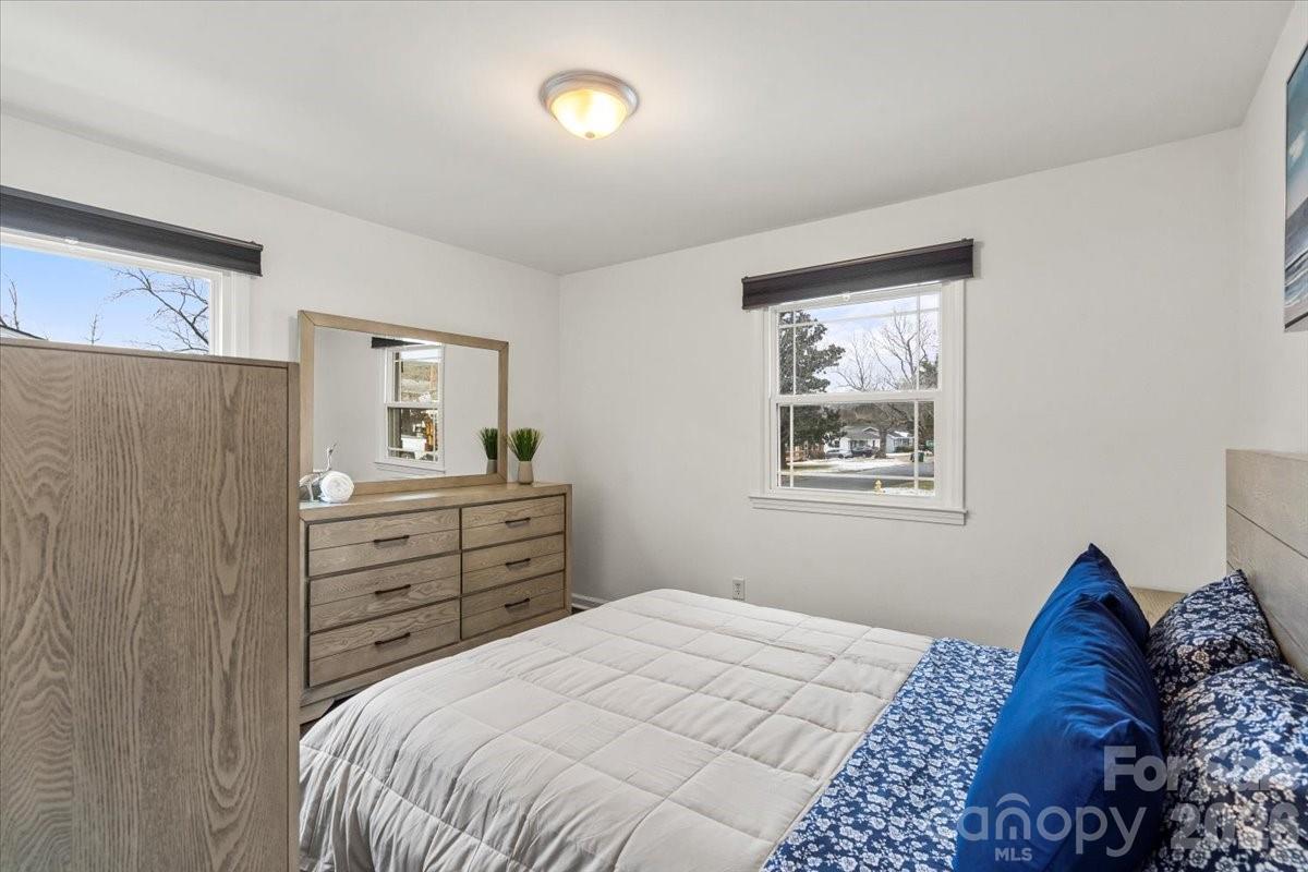 Photo 20 of 4930 Crestmont Drive, Charlotte, NC