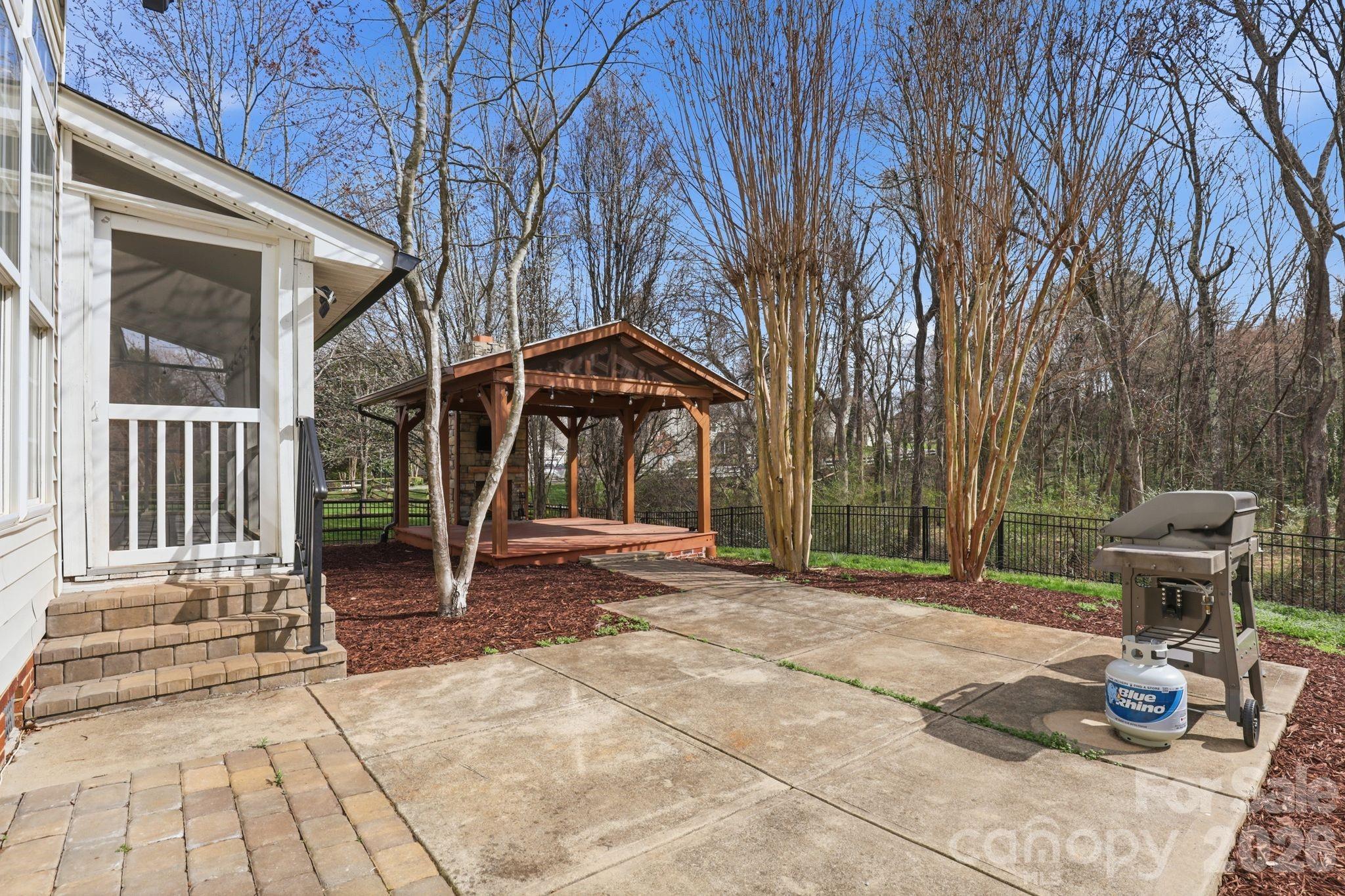 Photo 38 of 3909 Meadow Green Drive, Charlotte, NC
