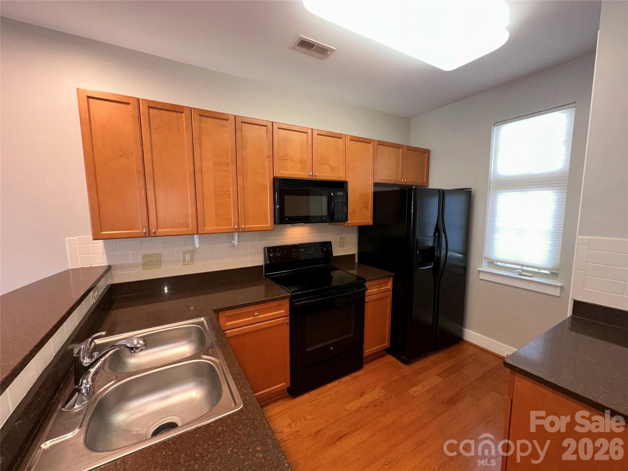 Photo 5 of 1101 W 1st Street, Charlotte, NC