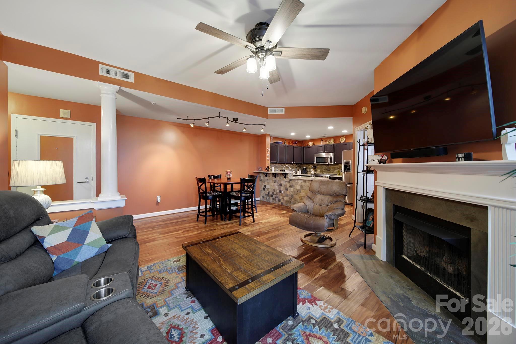 Photo 9 of 718 W Trade Street803, Charlotte, NC