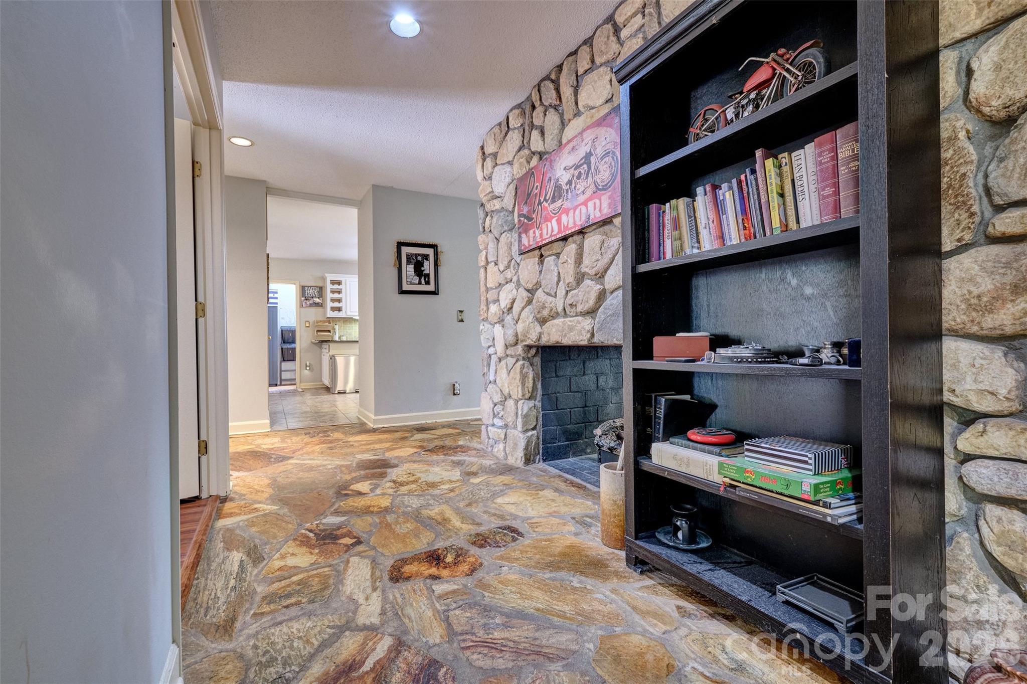 Photo 5 of 18 Shipmaster Court, Lake Wylie, SC