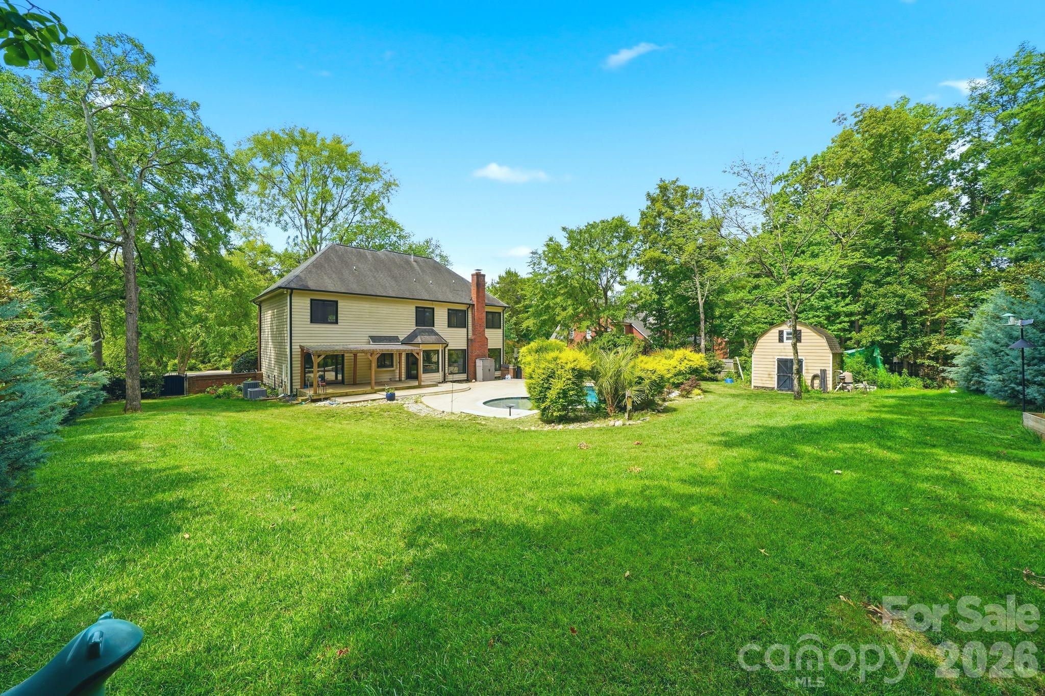 Home for sale at 6821 Hollow Oak Drive, Charlotte, NC — photo 36 of 38