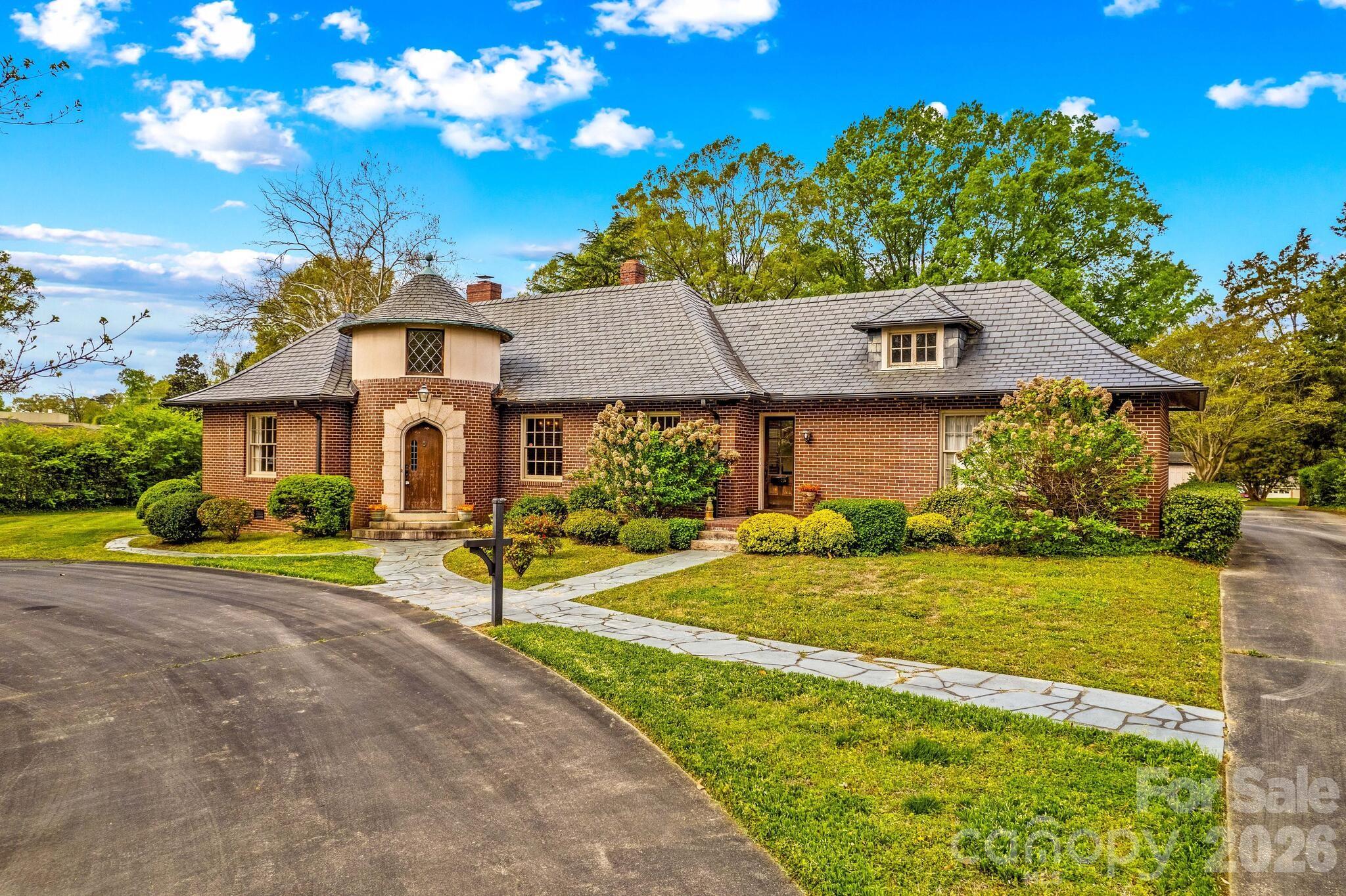 Photo 4 of 725 Mocksville Avenue, Salisbury, NC