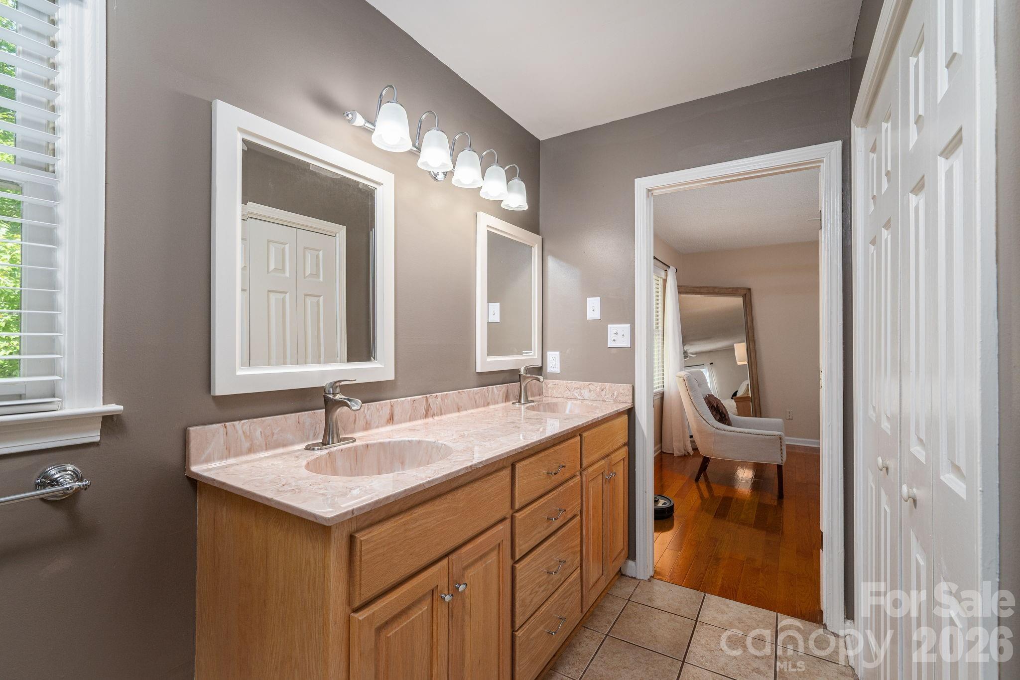 6097 Tuckborough Road, Hickory, NC - photo 25 of 48