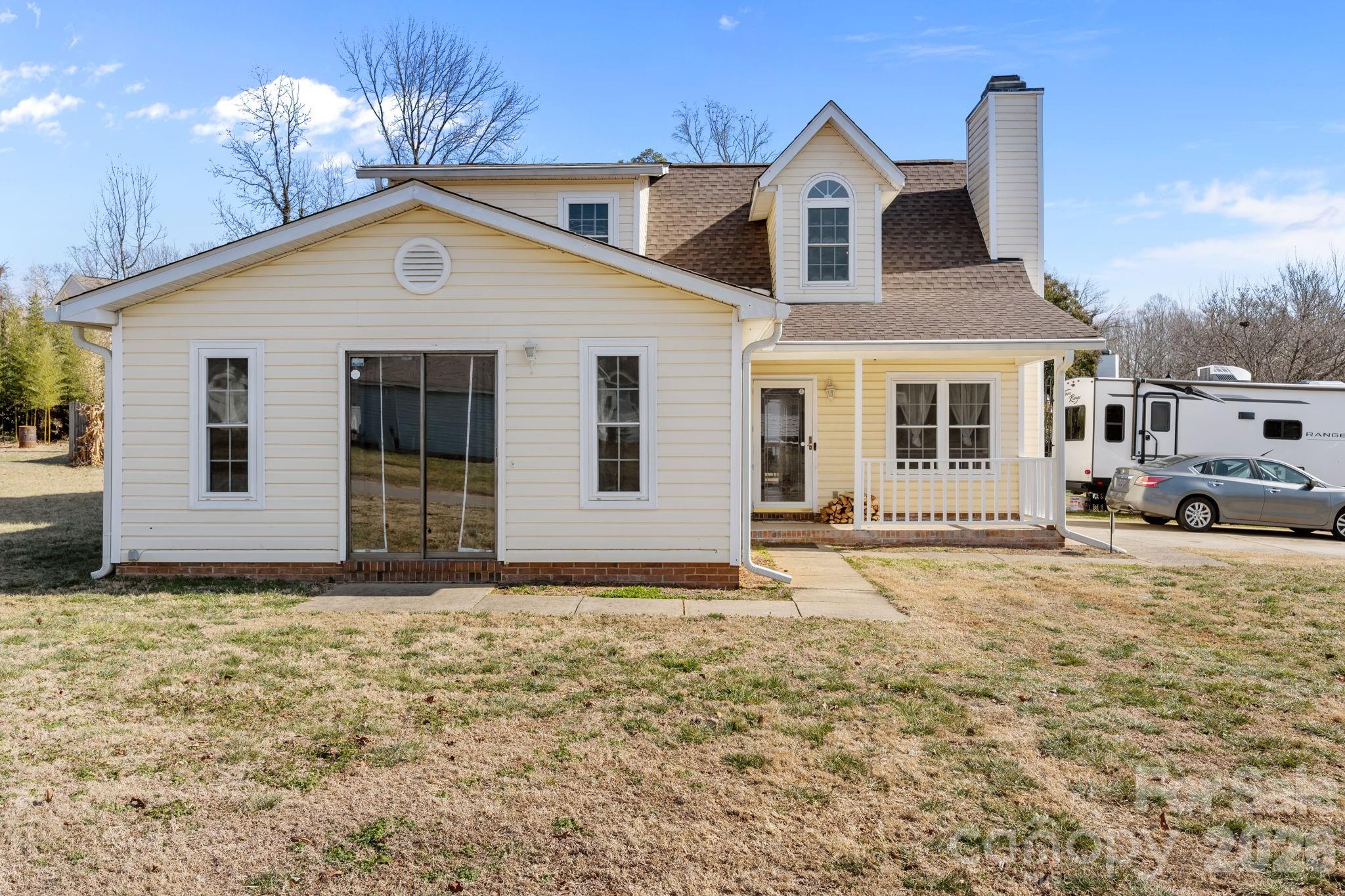Home for sale at 5400 Barnview Court, Charlotte, NC — photo 1 of 23