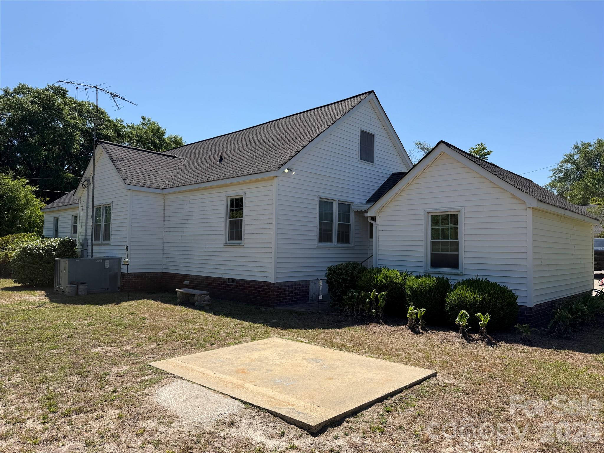 202 W Stevens Drive, Kershaw, SC - photo 5 of 33