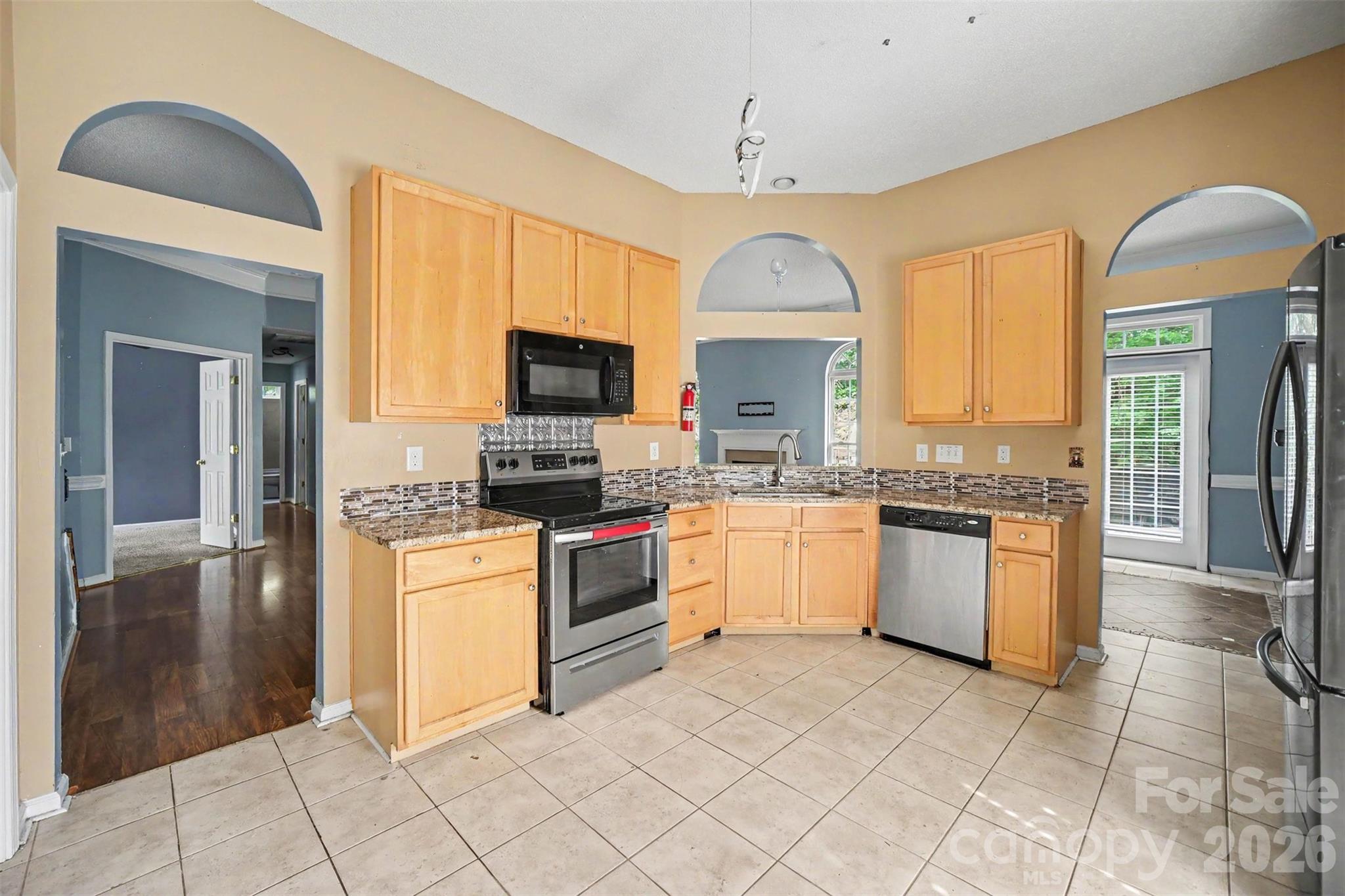 10026 Dauphine Drive, Charlotte, NC - photo 16 of 49