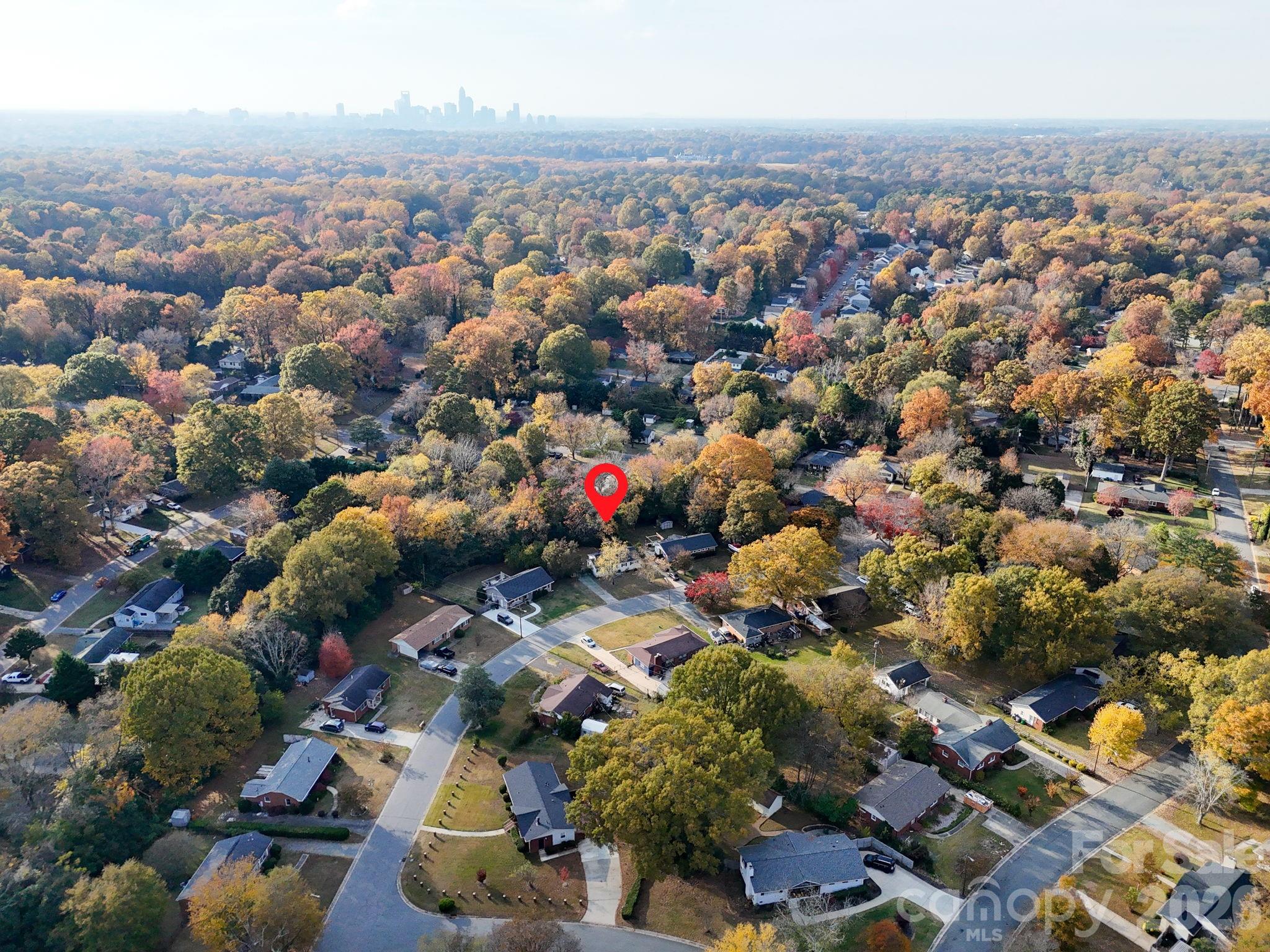 Photo 4 of 2333 Birchcrest Drive, Charlotte, NC