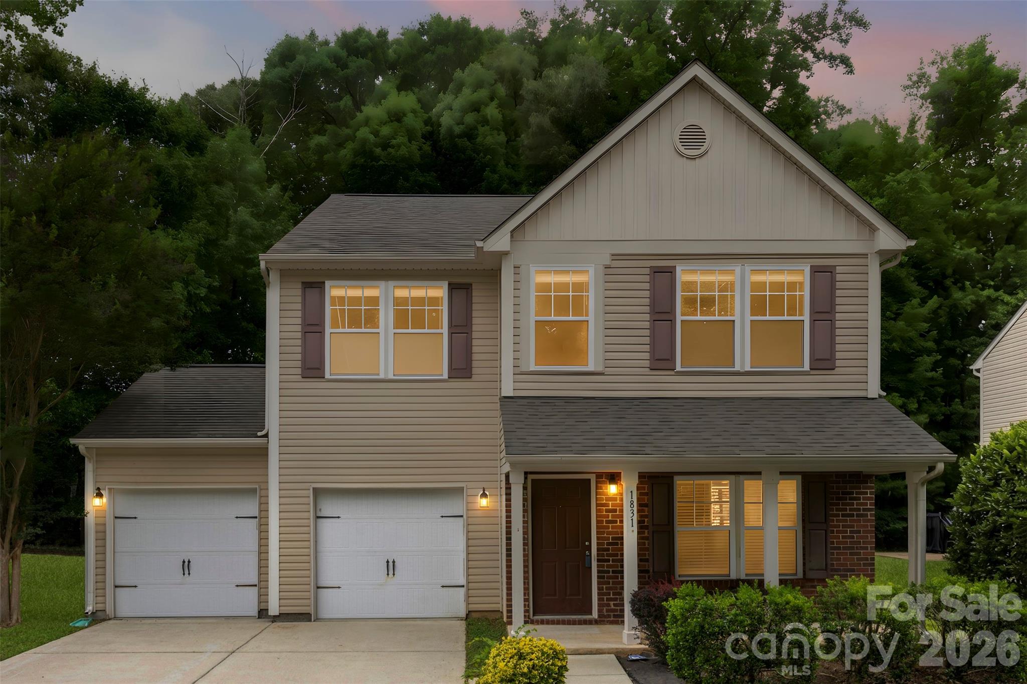 Home for sale at 1831 Yaupon Road, Charlotte, NC — photo 2 of 39