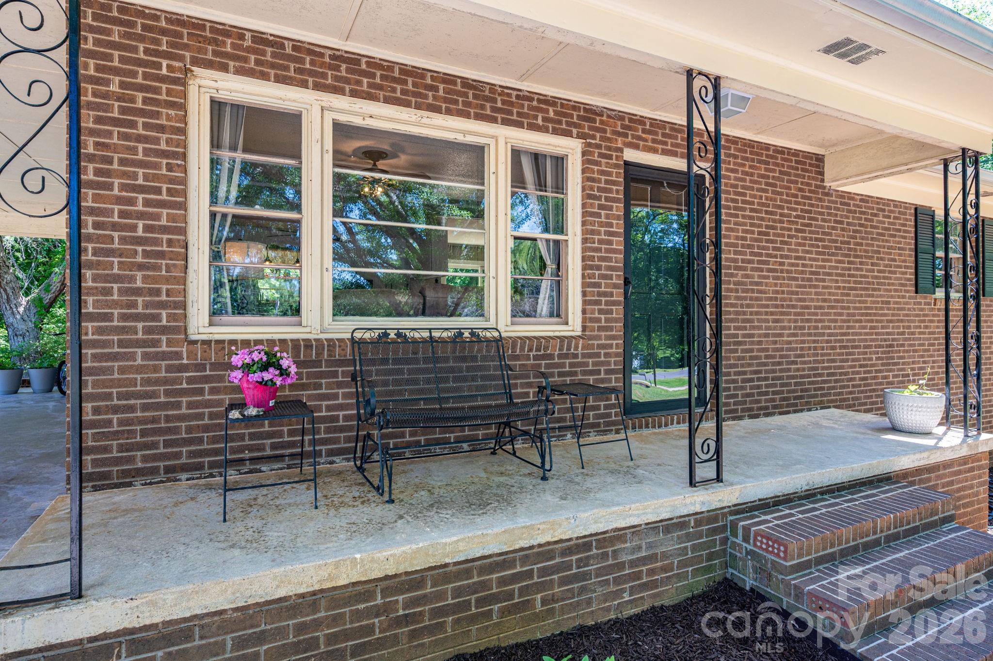 636 Poplar Drive, Shelby, NC - photo 4 of 38