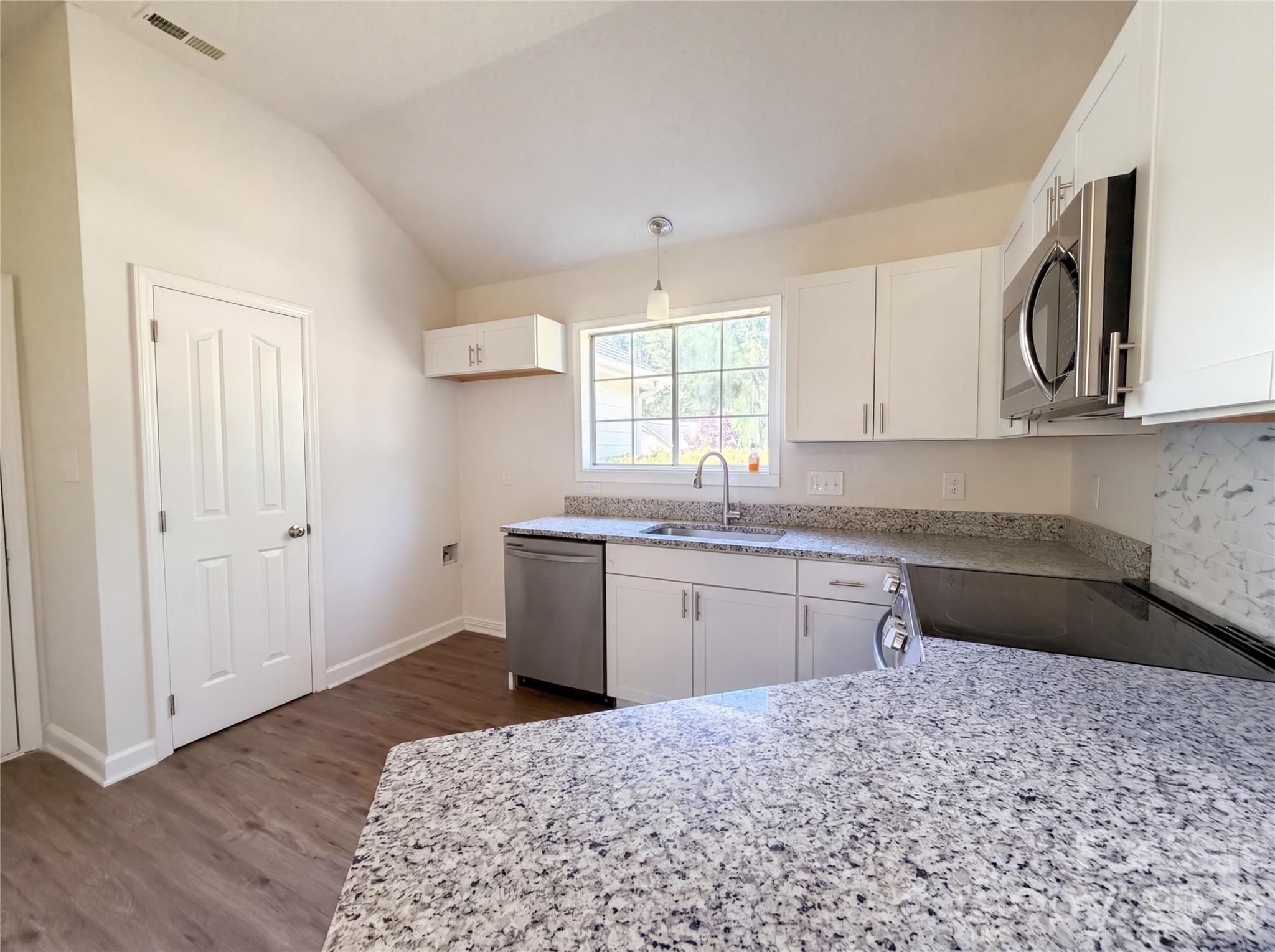 Photo 7 of 10530 Southern Oak Court, Charlotte, NC