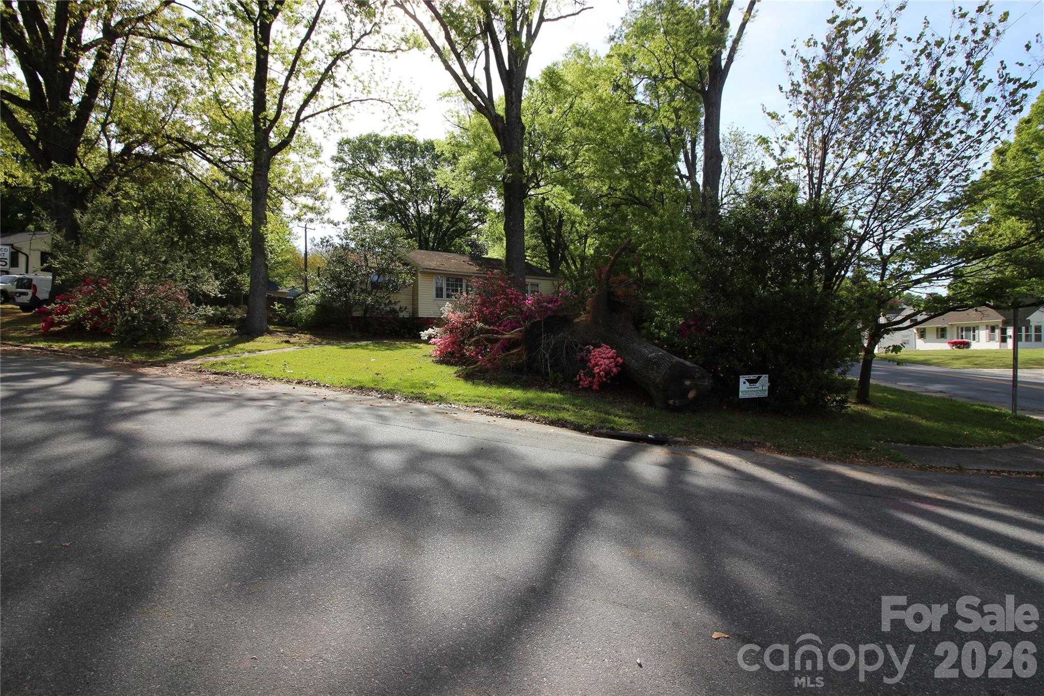 Photo 4 of 3300 Maywood Drive, Charlotte, NC