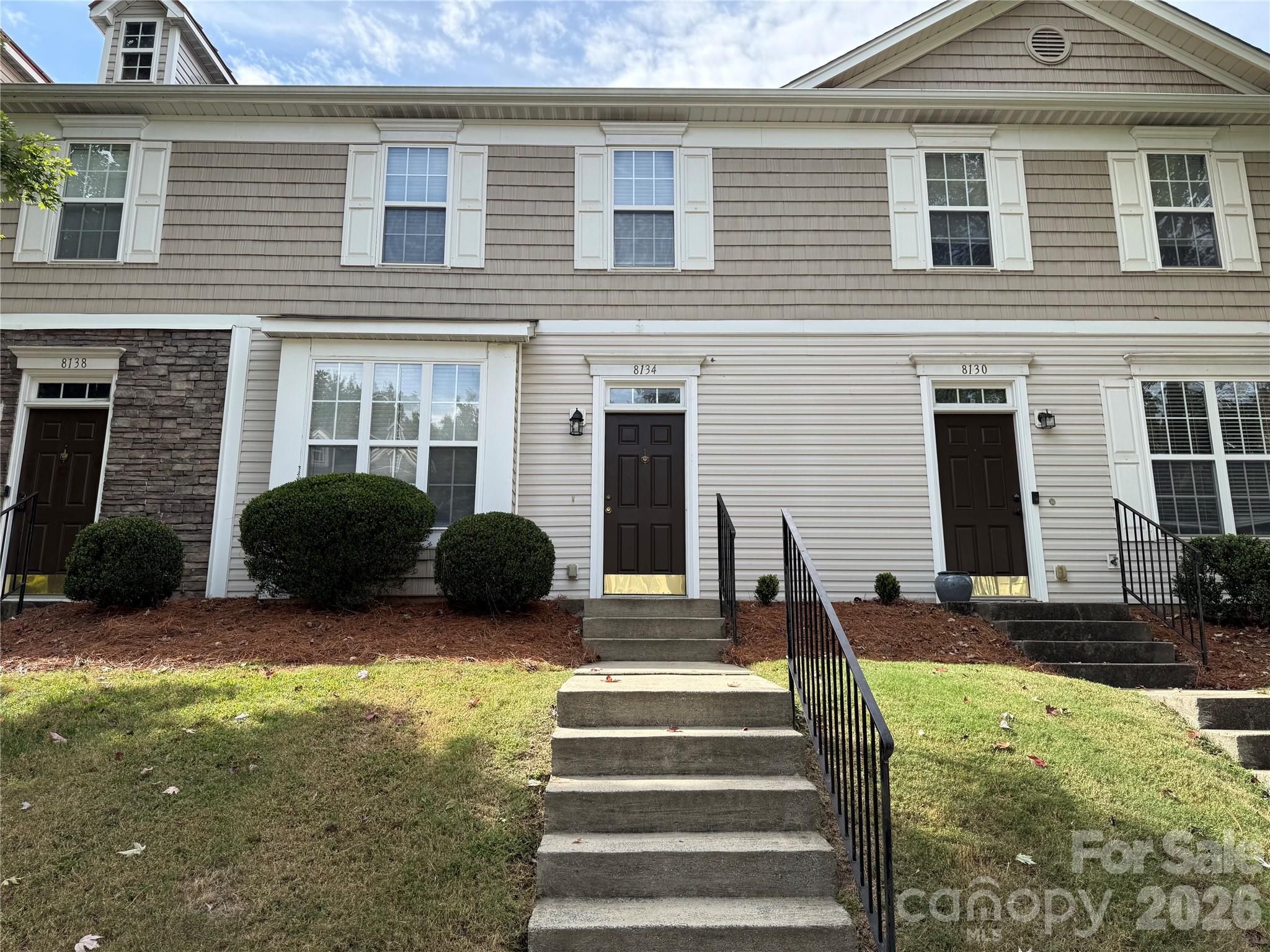 Photo 2 of 8134 Kings Creek Drive, Charlotte, NC