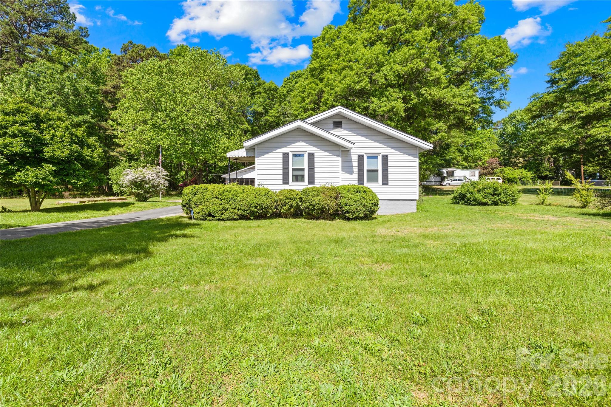 Photo 2 of 213 Ledford Drive, Gastonia, NC