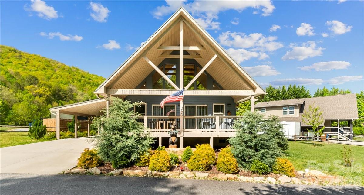 33 Indian Trace Road, Maggie Valley, NC - photo 2 of 43
